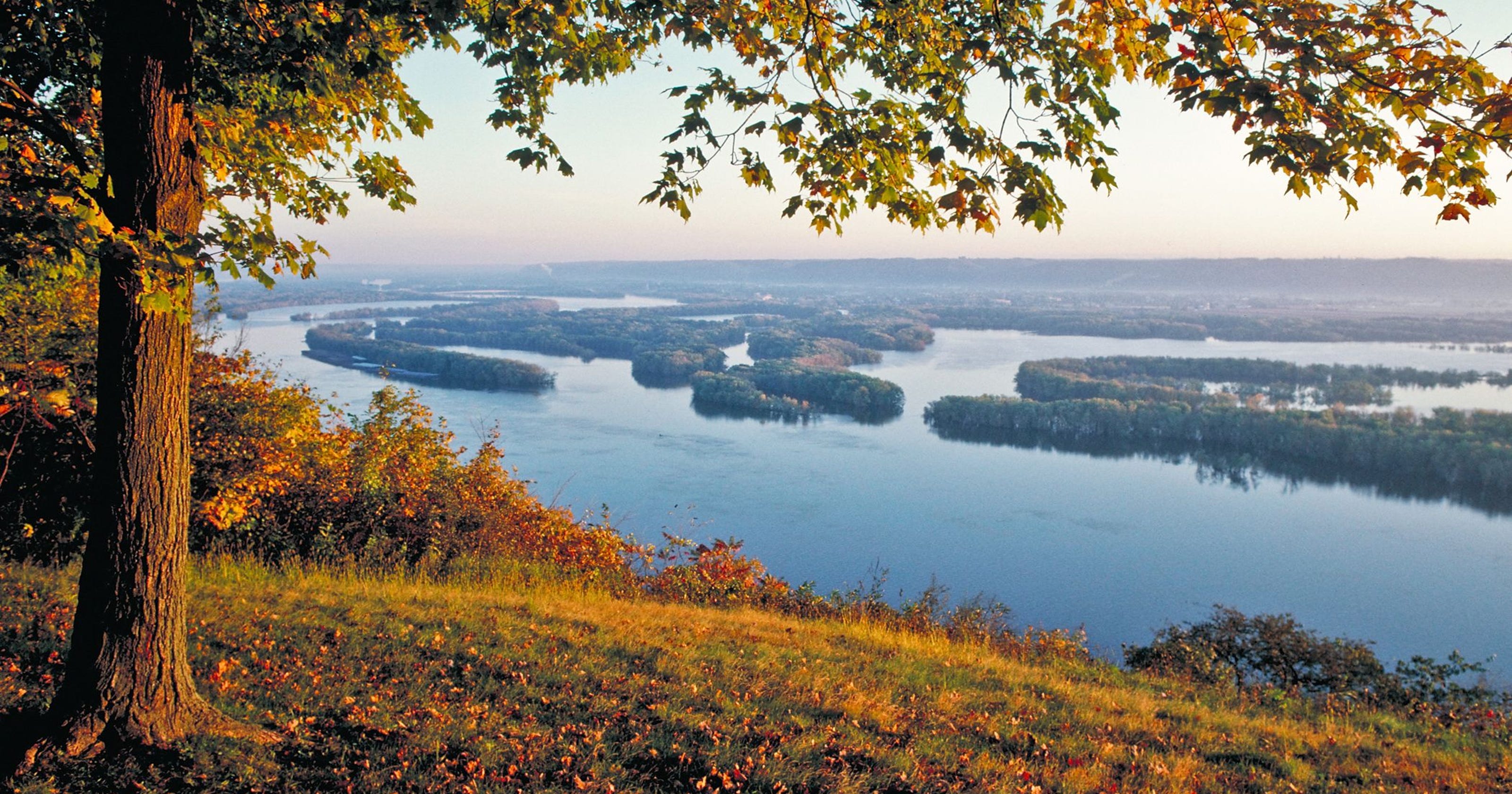 Where to see fall colors in the Iowa City area