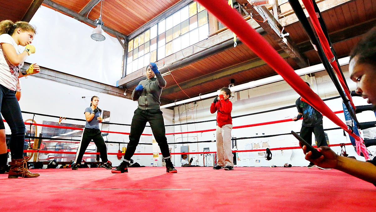 PHOTOS: Girls of Stick-N-Move