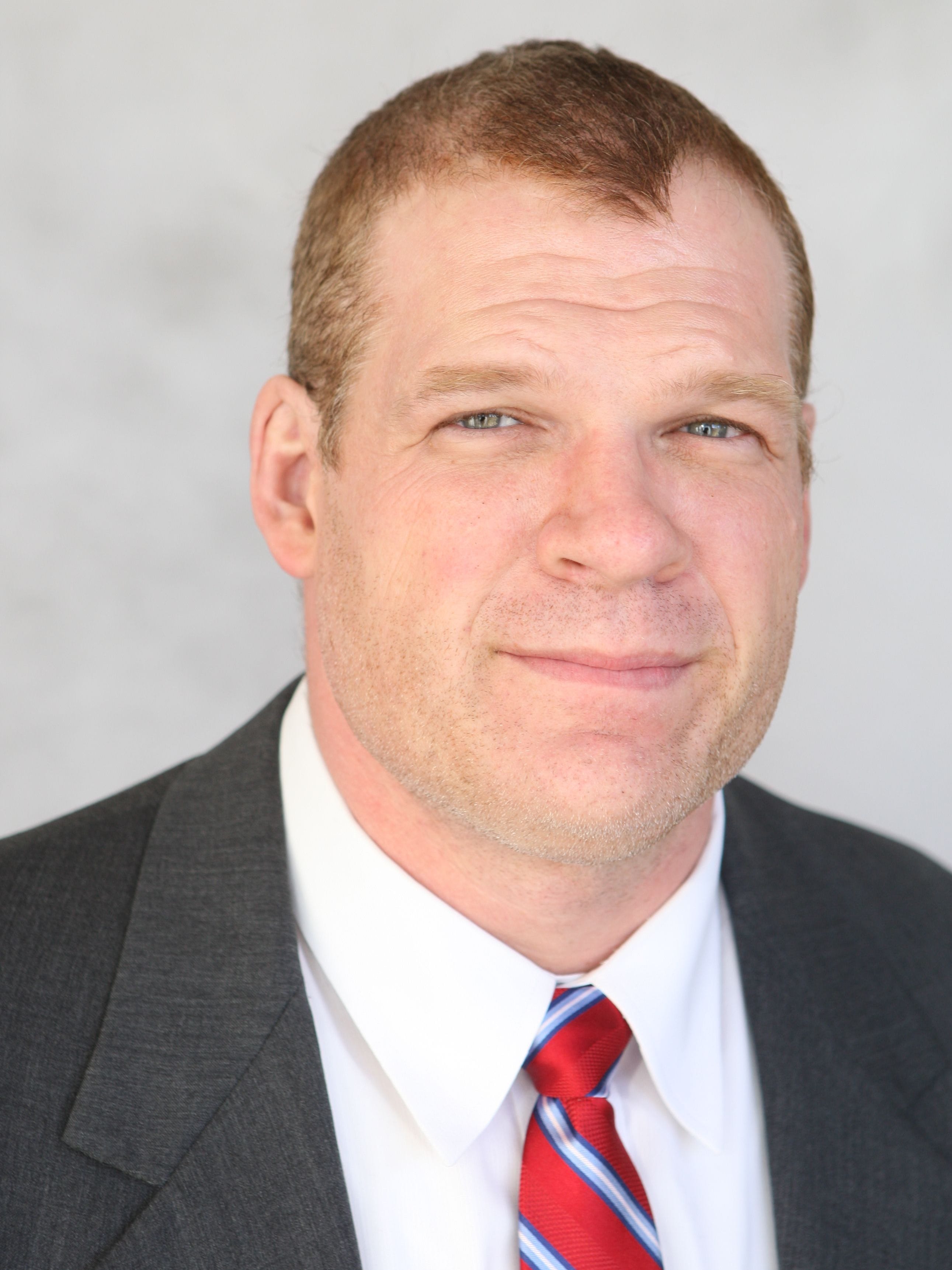 Glenn Jacobs, known as WWE wrestler Kane, announces run for Knox County ...