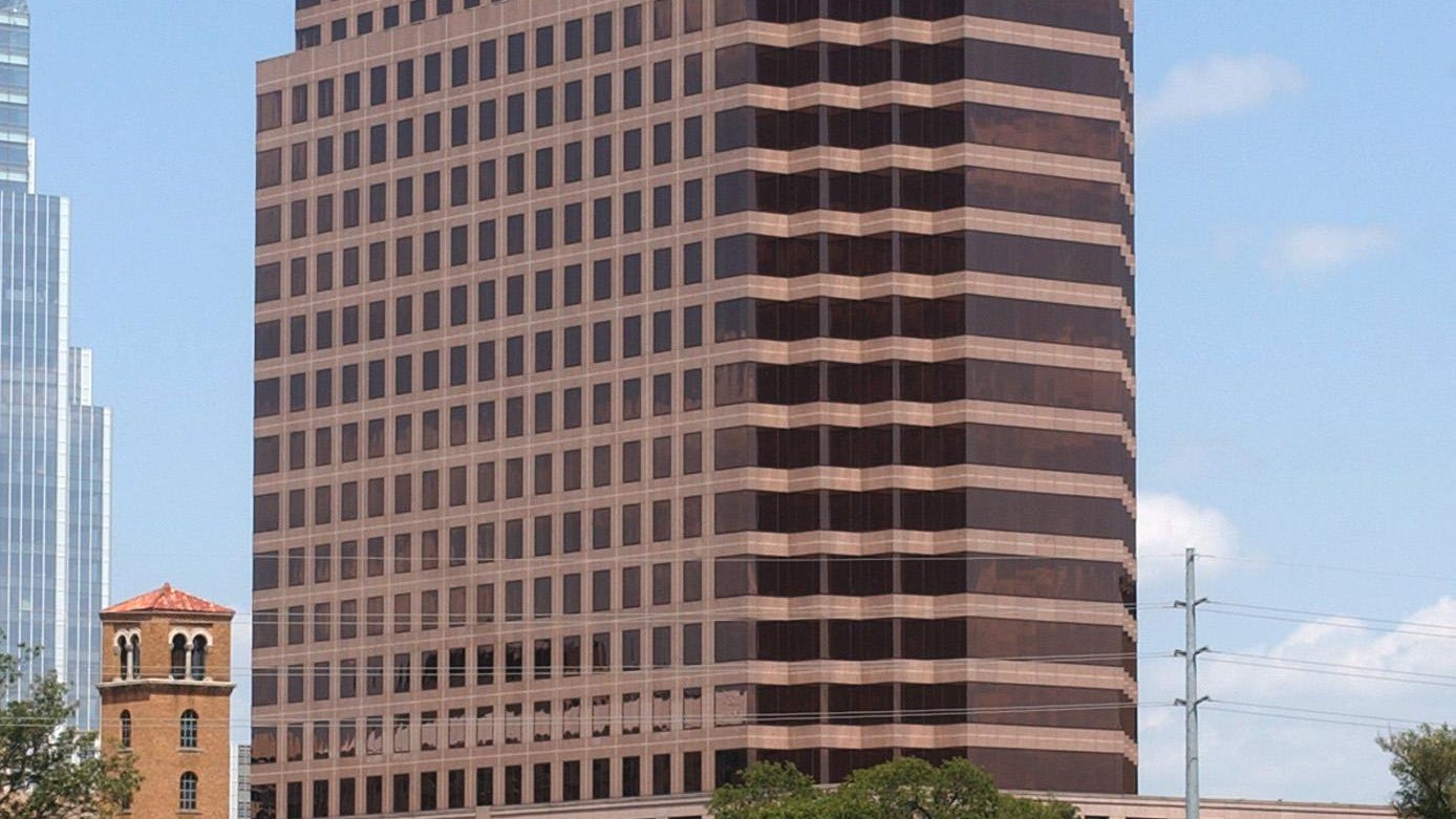 Downtown Austin office tower 100 Congress hits market