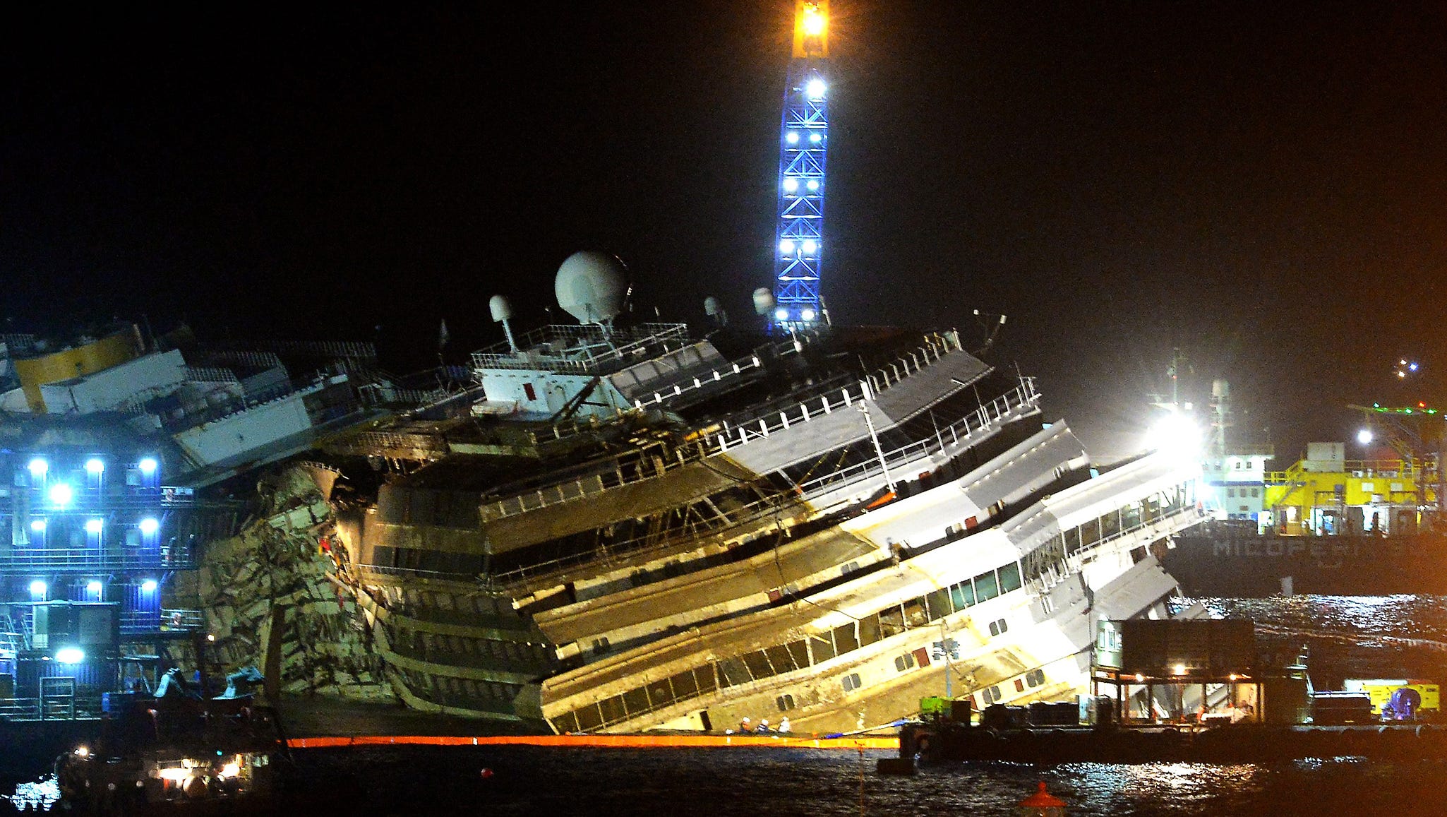Cruise ship construction time lapse - berlindainside