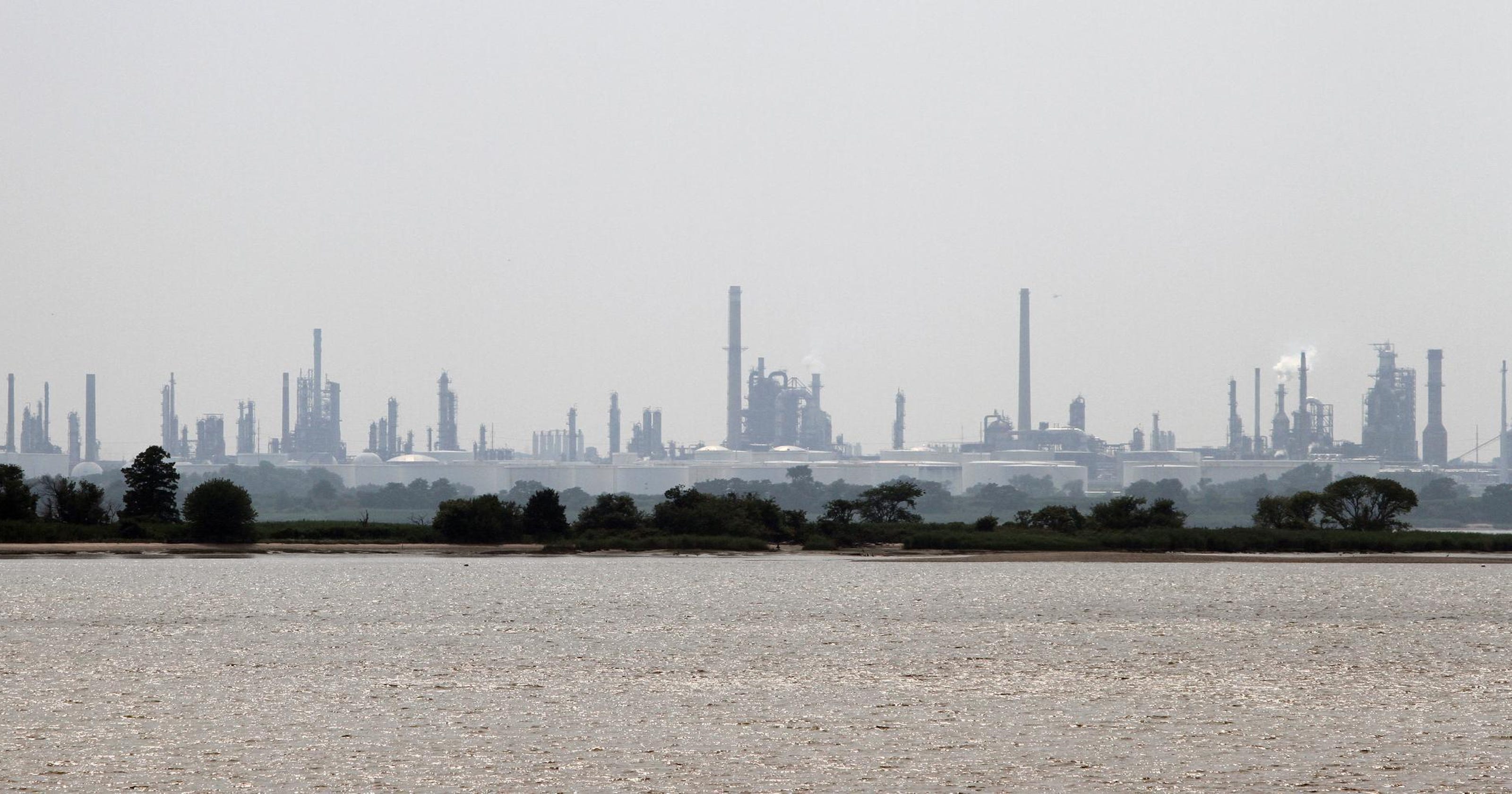 Delaware City refinery power outage causes shutdown