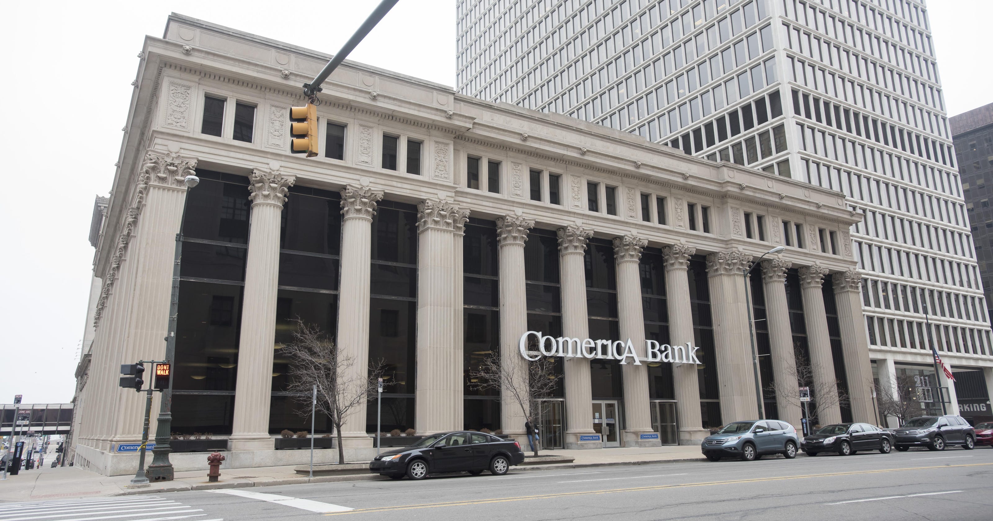 For sale: Comerica’s Detroit building on Fort St.