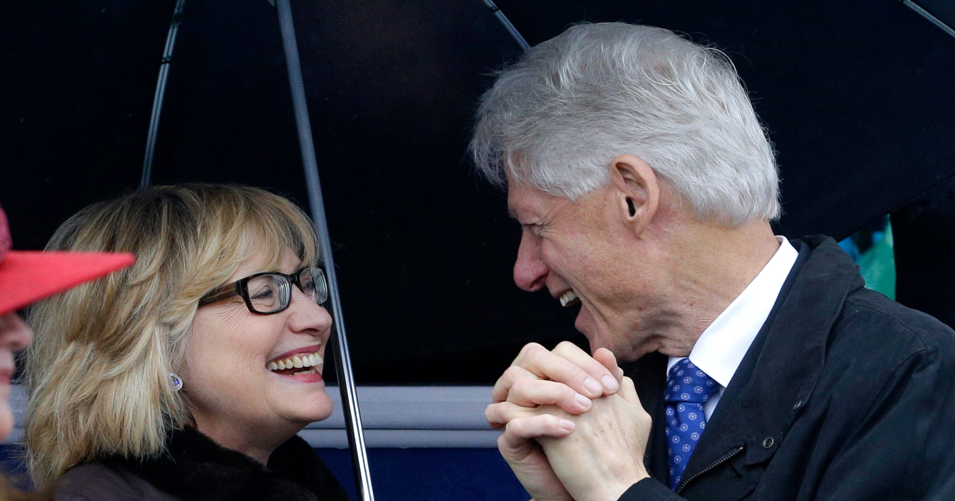 Bill Clinton Copies Hillary Meme In Twitter Pic