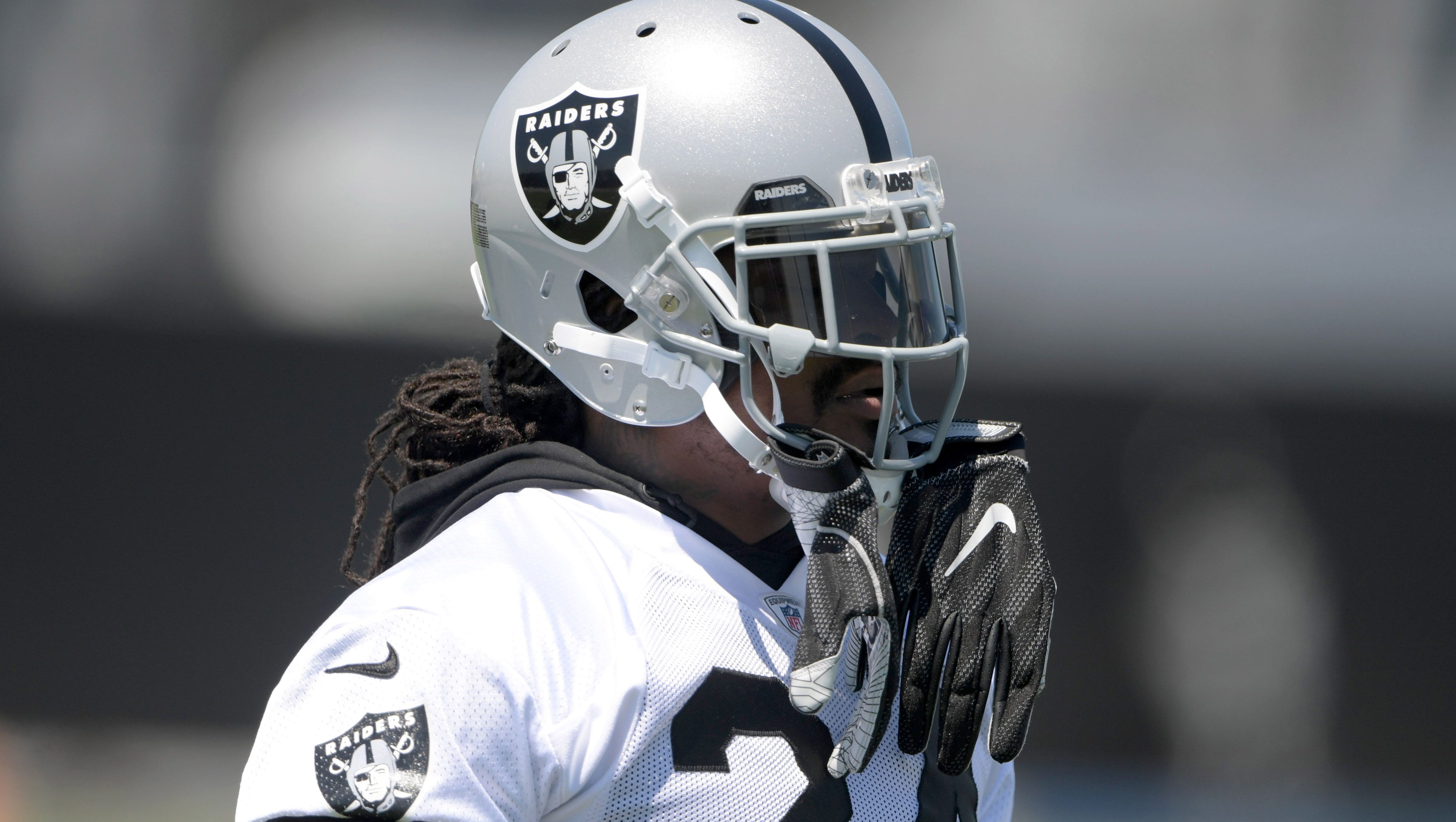 Marshawn Lynch already fitting in beautifully with Oakland Raiders