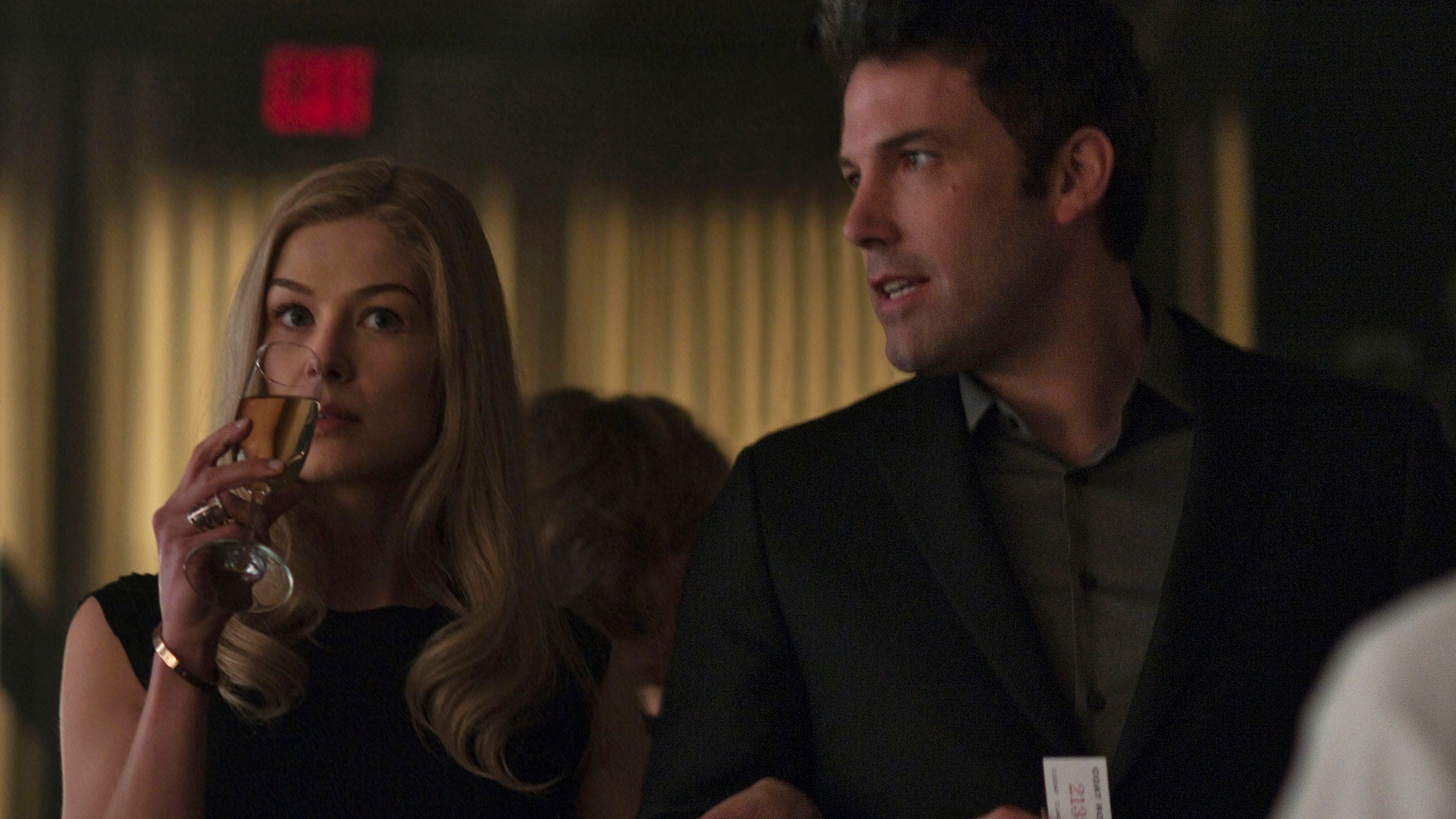 Nick and Amy meet-cute in new 'Gone Girl' clip