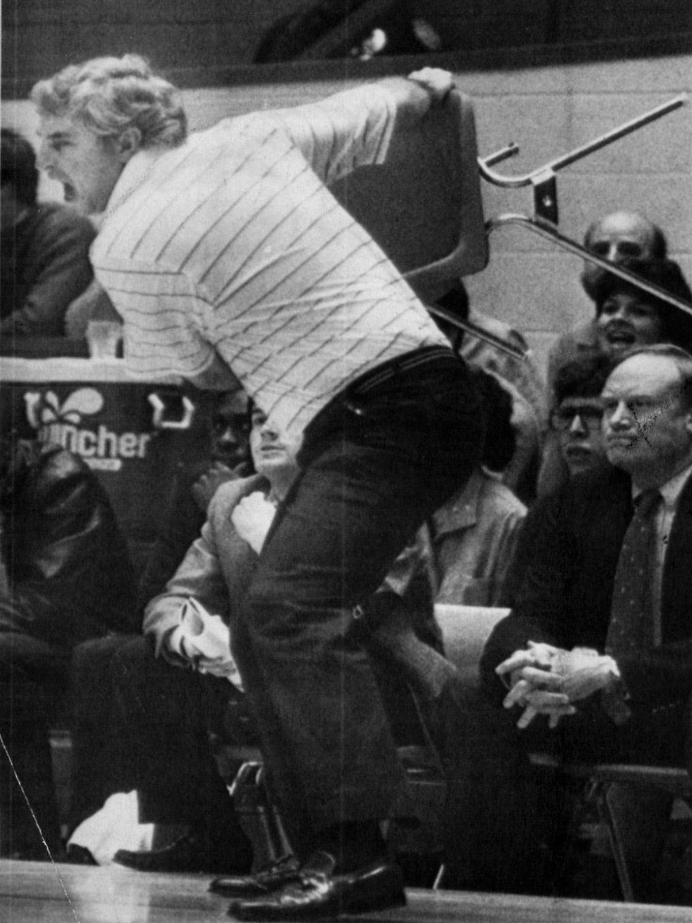 Bobby Knight sale at Purdue: Fans toss $1 for surplus chairs before ...