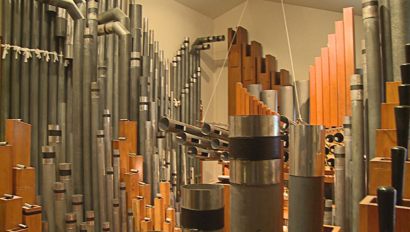 Home for sale has 2,300-pipe organ