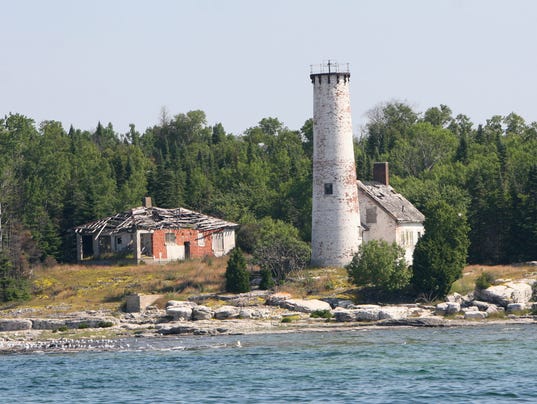 Wildfire threatens historic lighthouse on Poverty Island