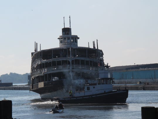 Boblo boat Columbia leaves Detroit