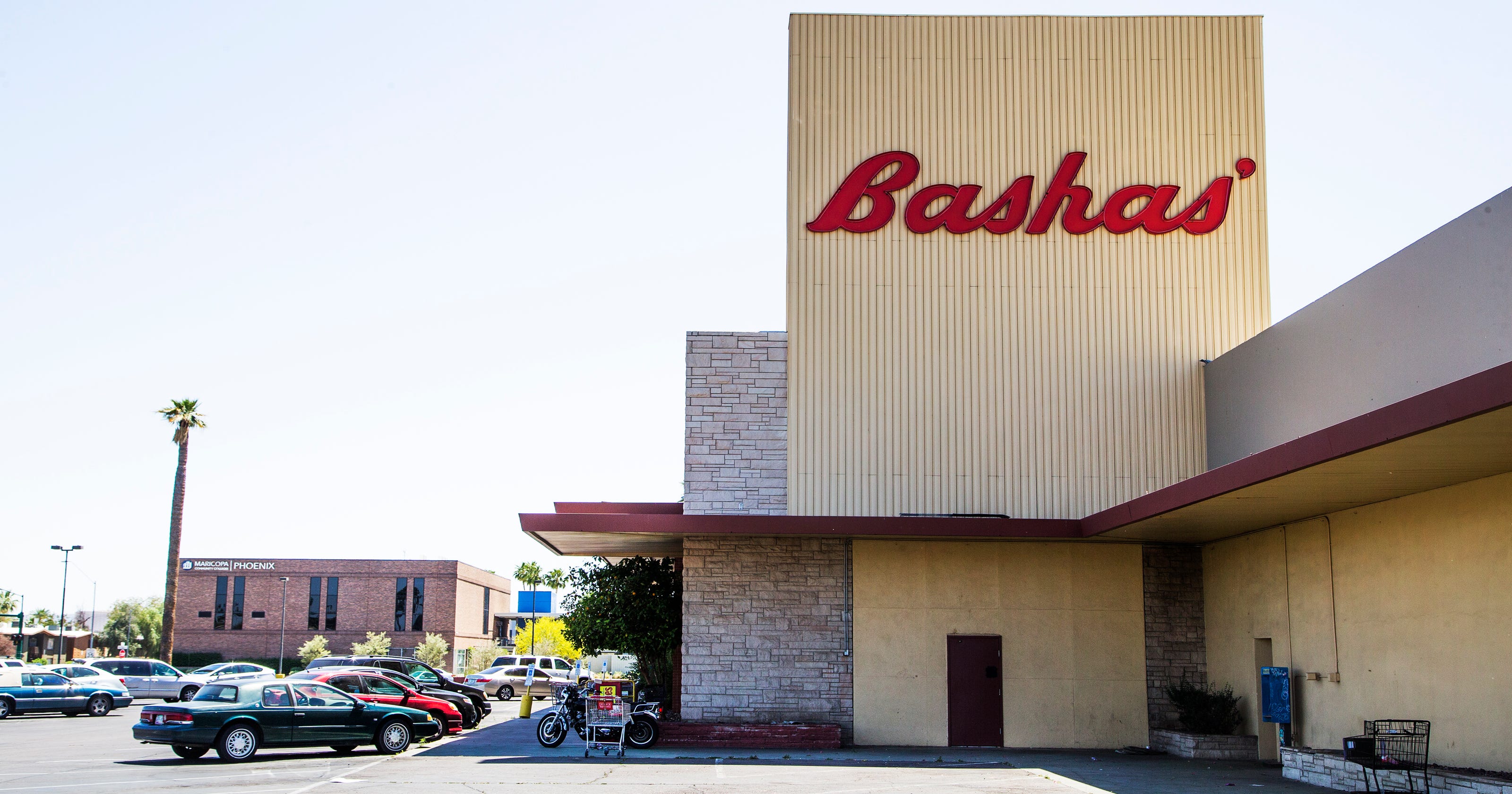 Bye, bye Bashas': Losing a piece of community