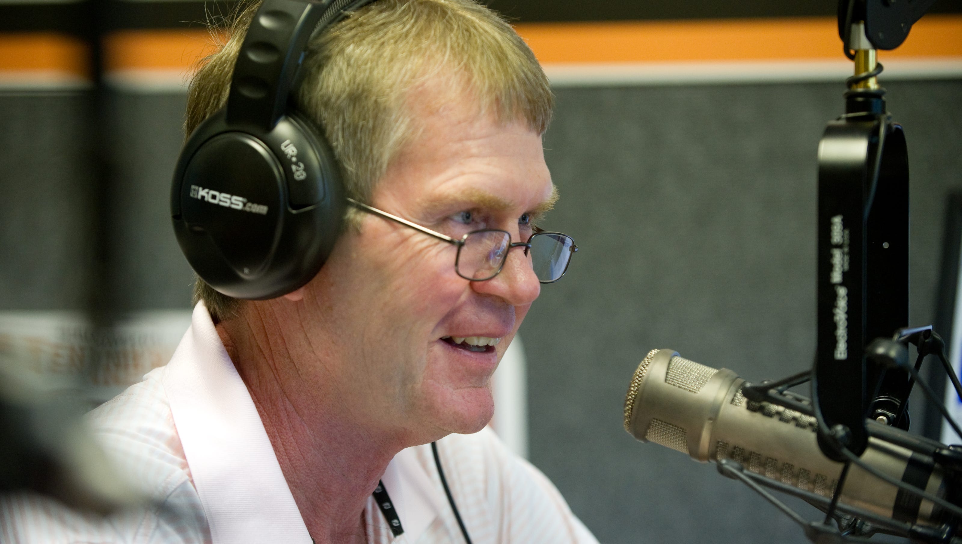 Jimmy Hyams, longtime Knoxville sportswriter and radio host, to retire Jimmy Hyams, longtime Knoxville sportswriter and radio host, to retire