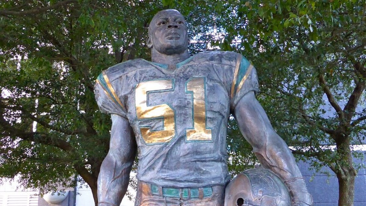 Sam Mills of Long Branch NJ and Montclair State in Pro Football Hall of ...