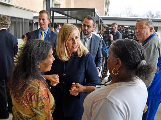 Nashville Mayor Megan Barry scandal: Nude photos, deleted chats may ...