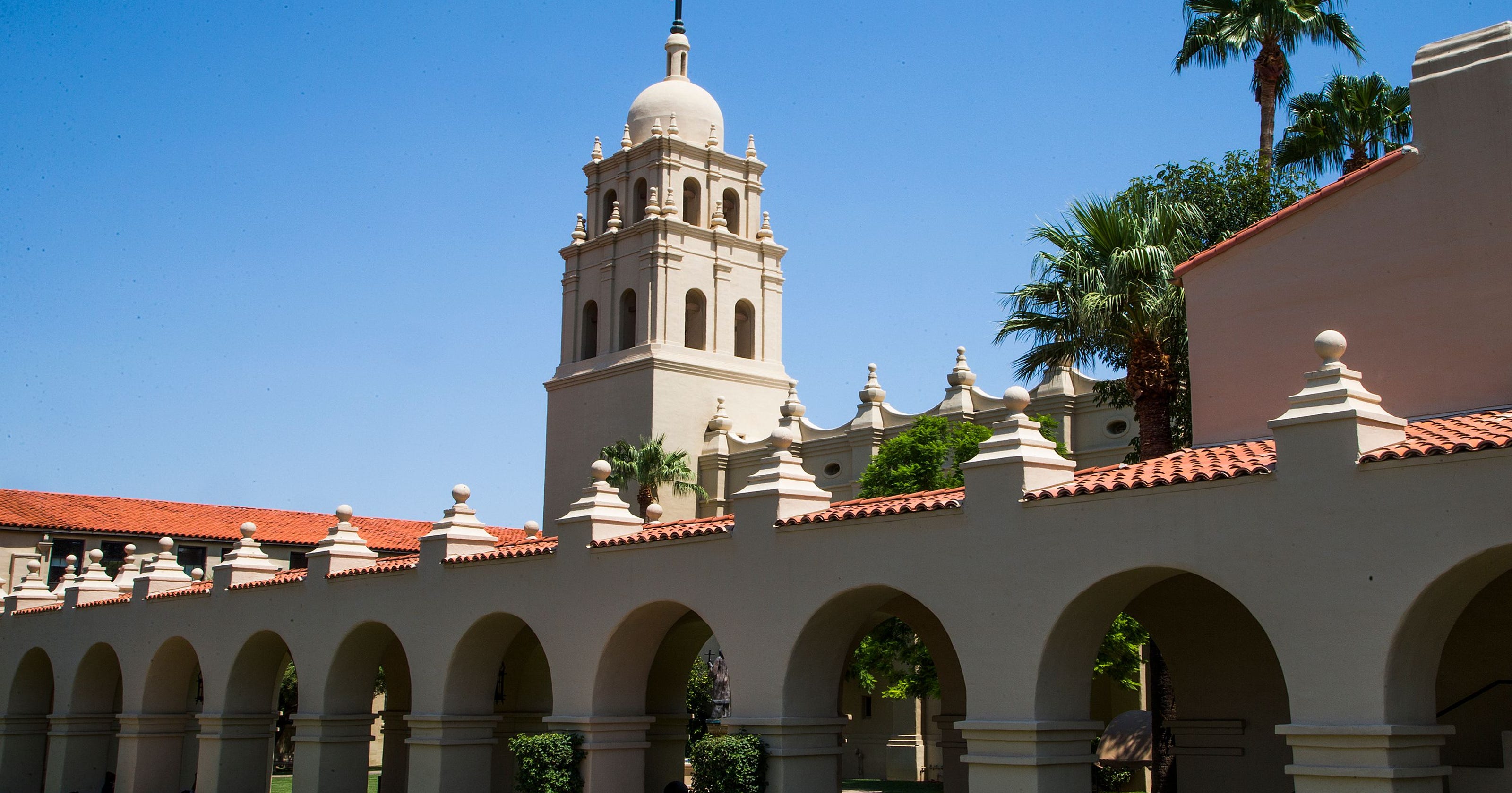 8 former Brophy College Preparatory priests accused of sexual abuse