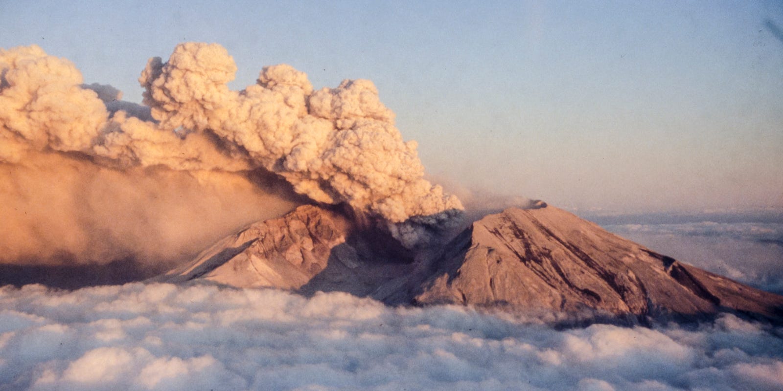 Mount St. Helens eruption: Never-before-published aerial photos