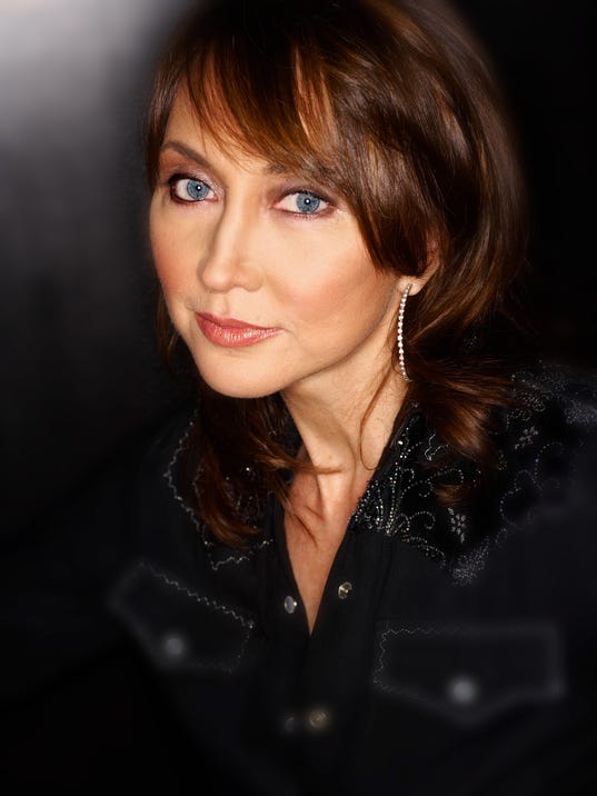 Pam Tillis: 'I'm not some '90s country music artist'