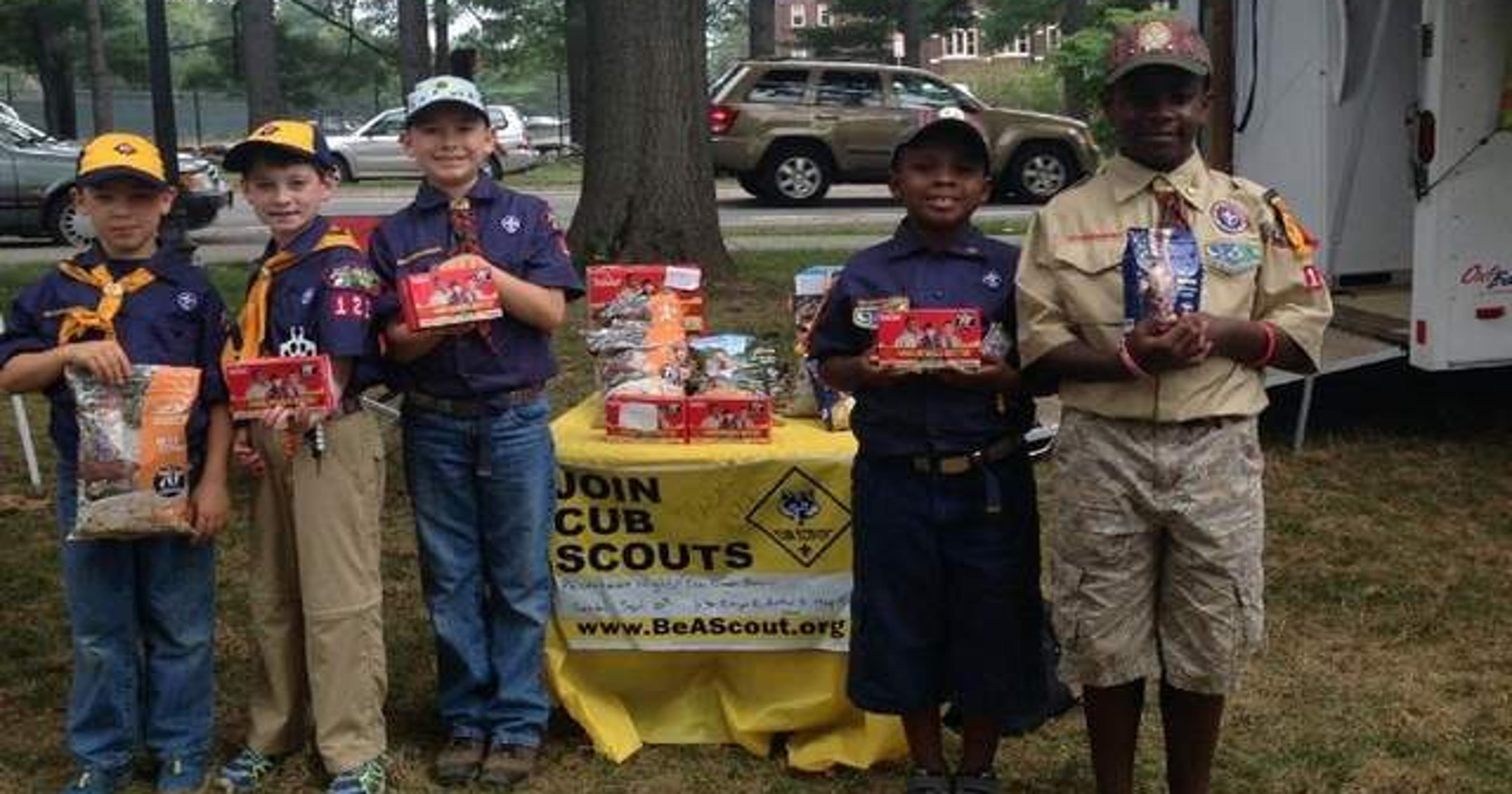 Cub Scout Pack 122 Sells Popcorn to Help Fund Outdoor Activities