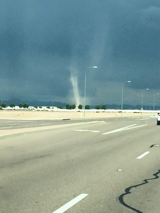 Arizona tornado sightings? Meteorologists weigh in
