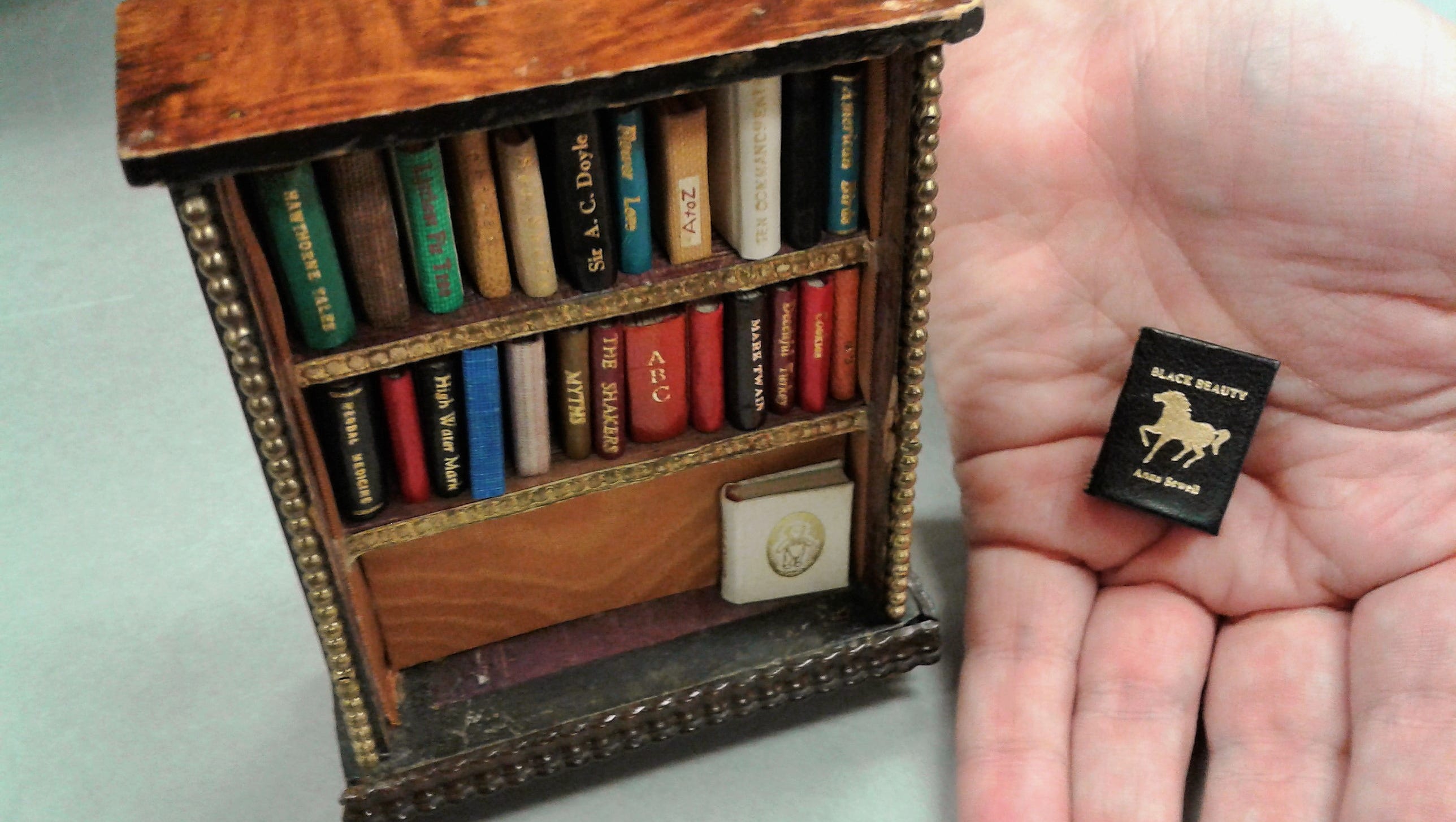 Tiny books at University of Iowa: Volumes smaller than an inch