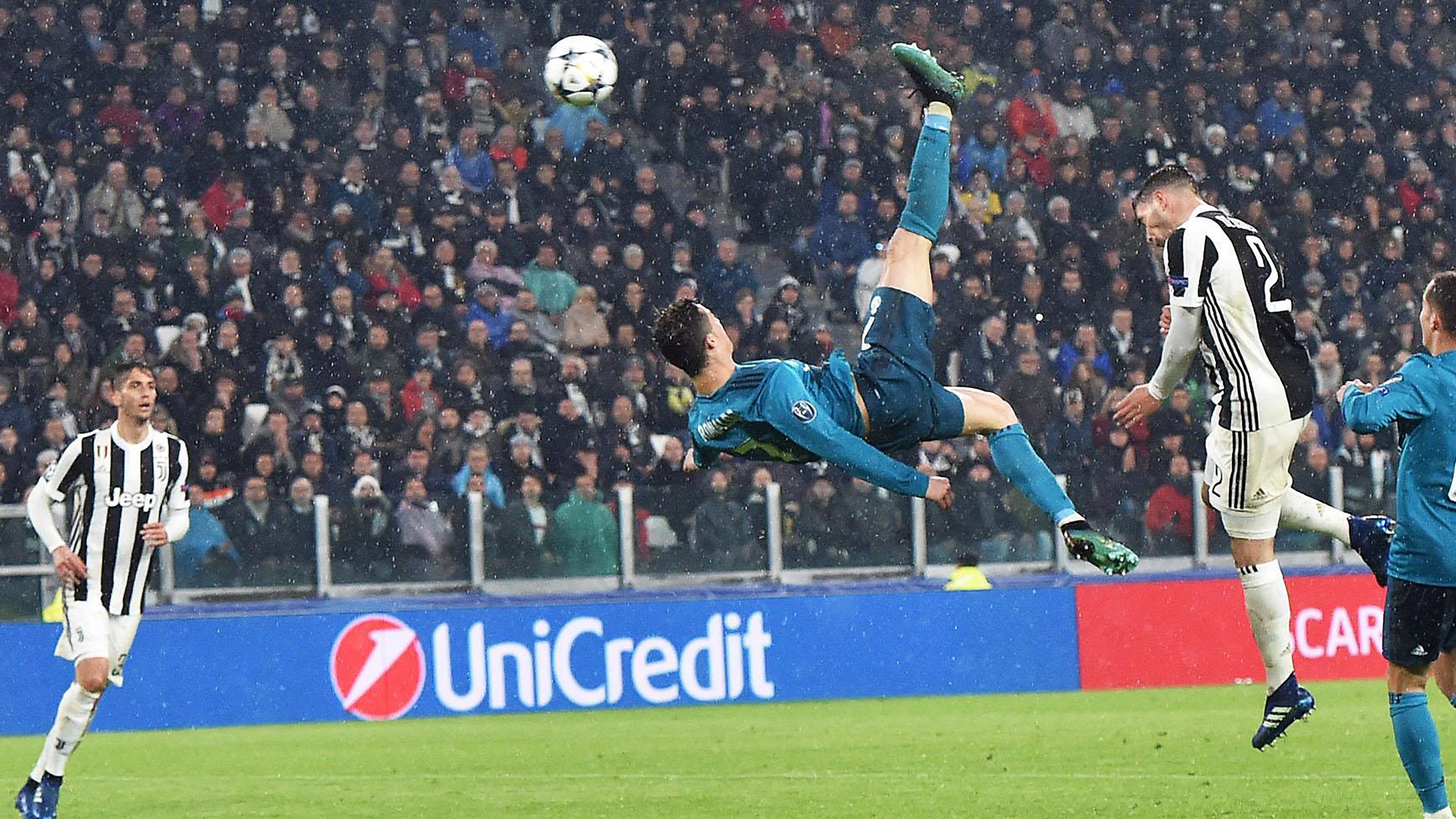 Ronaldo scores on beautiful bicycle-kick goal