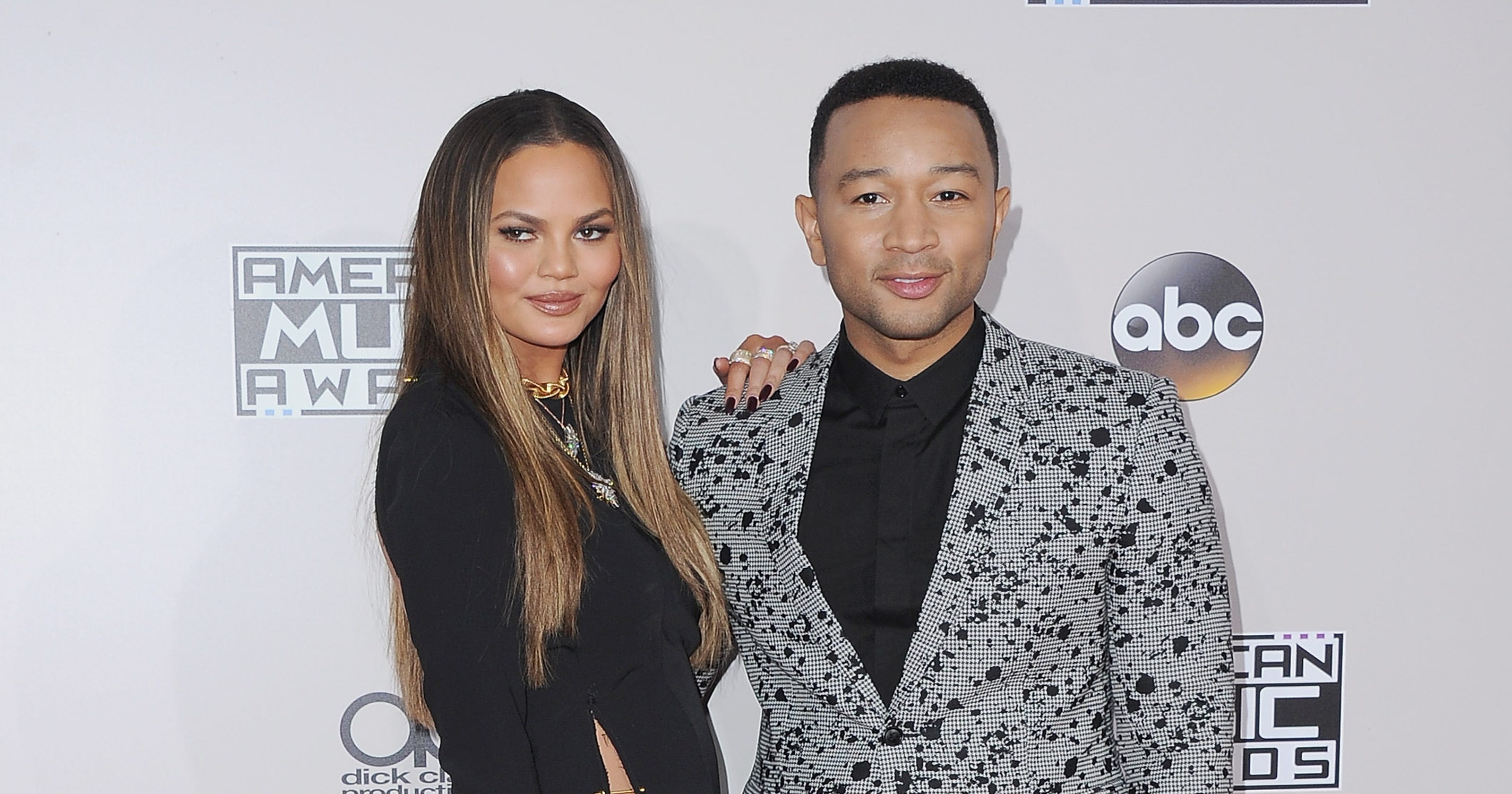 Chrissy Teigen addressed her AMAs wardrobe malfunction like a boss