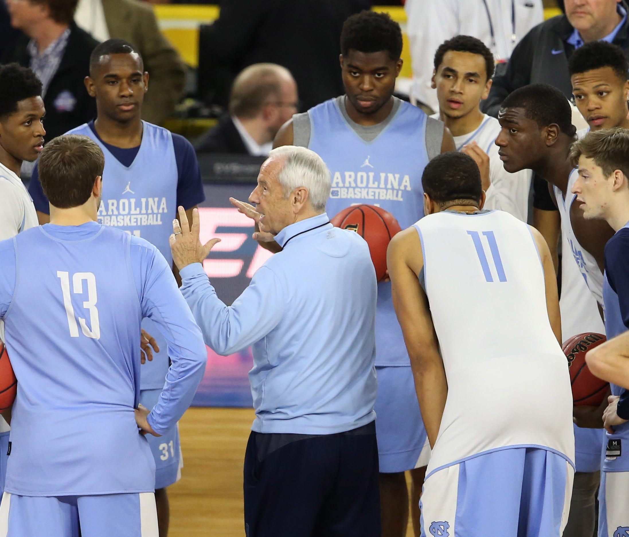 Consistent lineup, seven-man rotation works for Syracuse | 9news.com