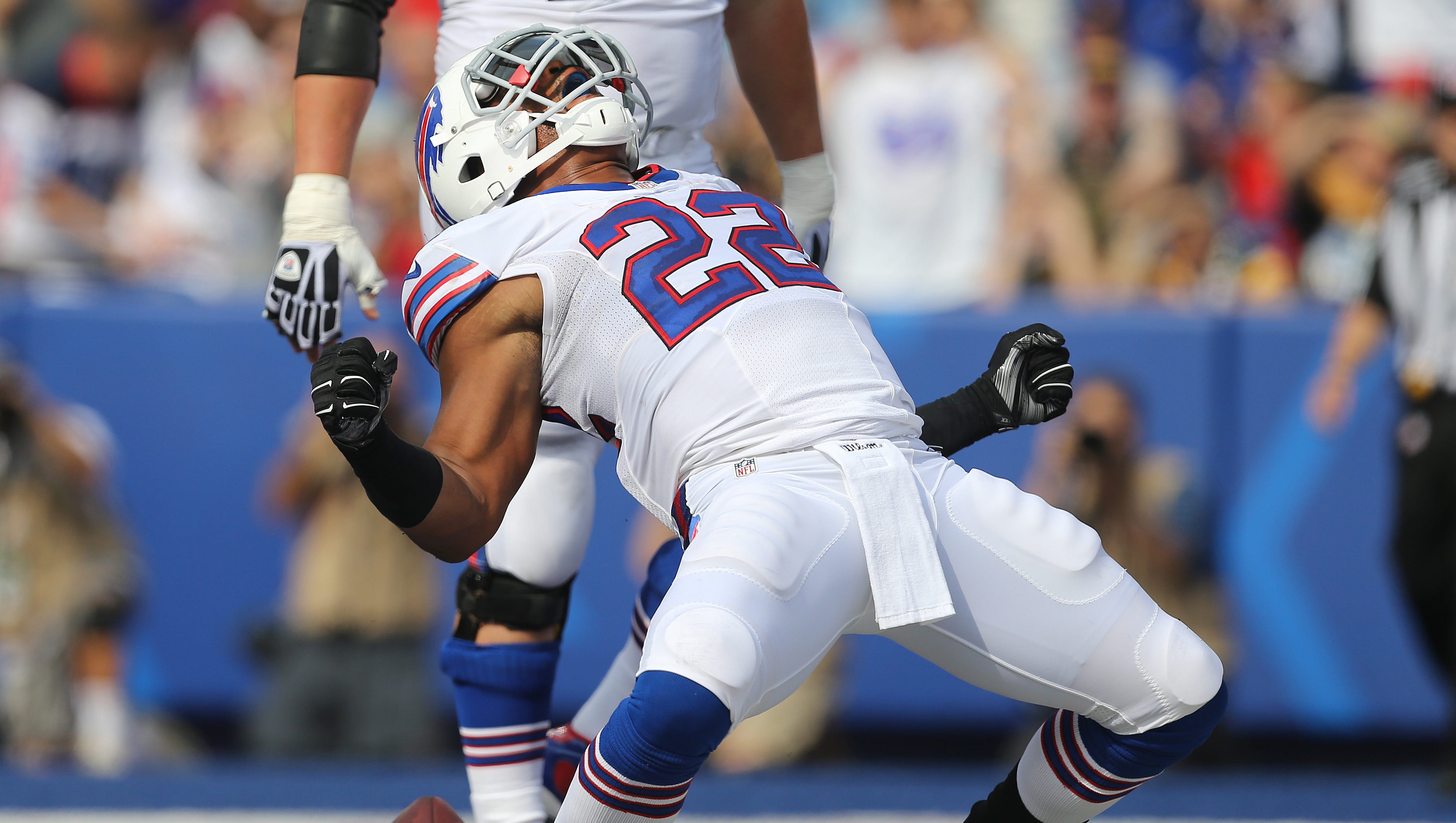 Ryan's decision grows tougher, QBs shine in win