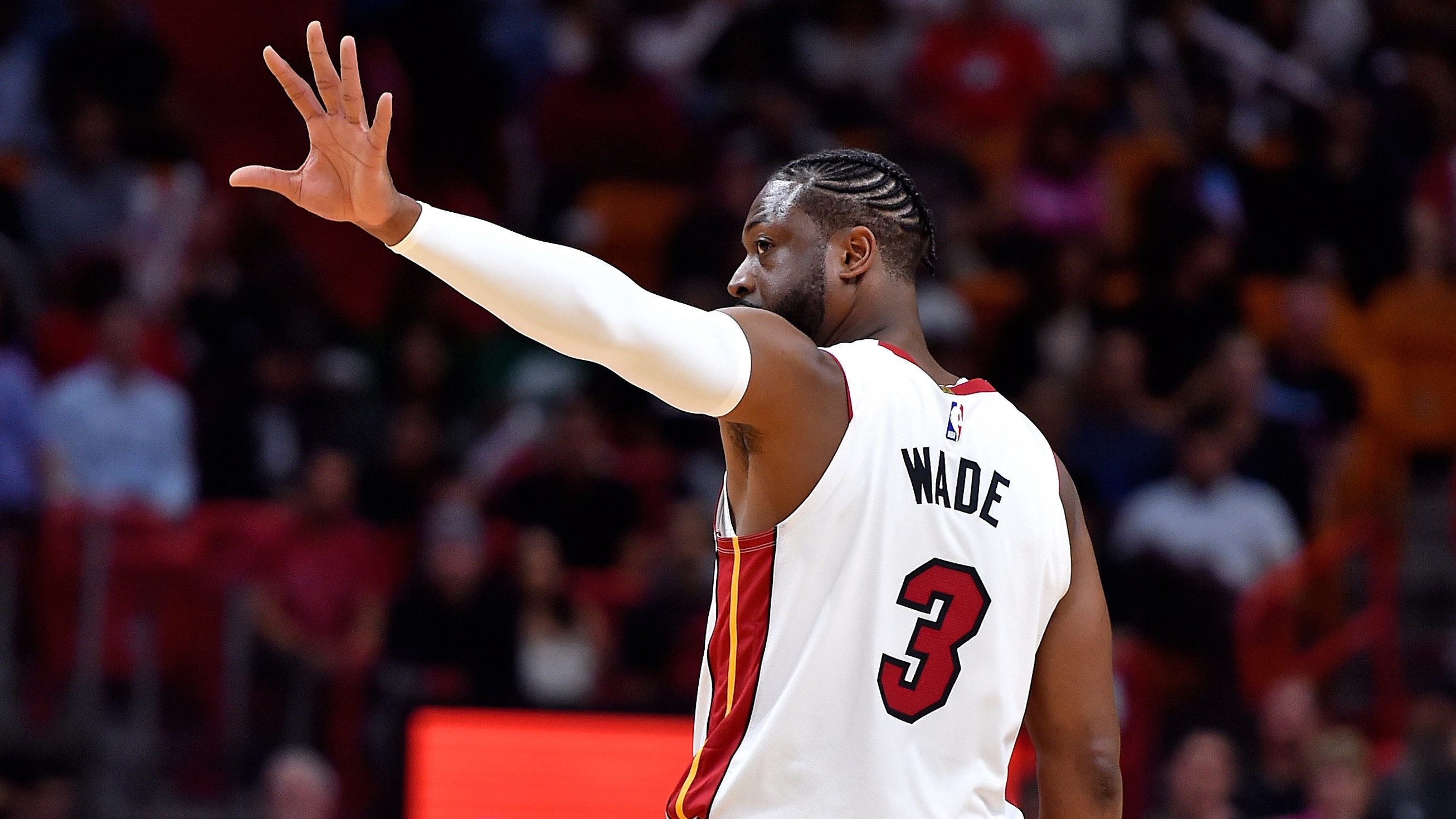 Dwyane Wade defends son against 'hate' from post-Thanksgiving photo