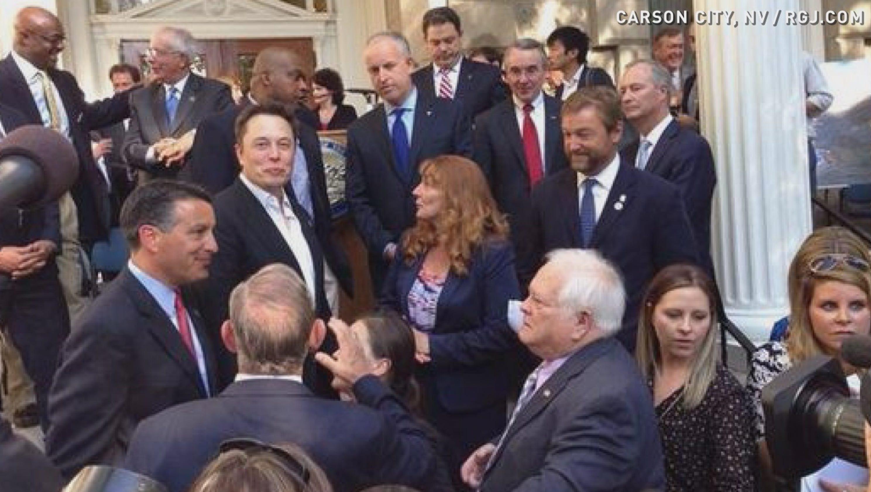 Tesla Gigafactory must be half-staffed by Nevadans: bill