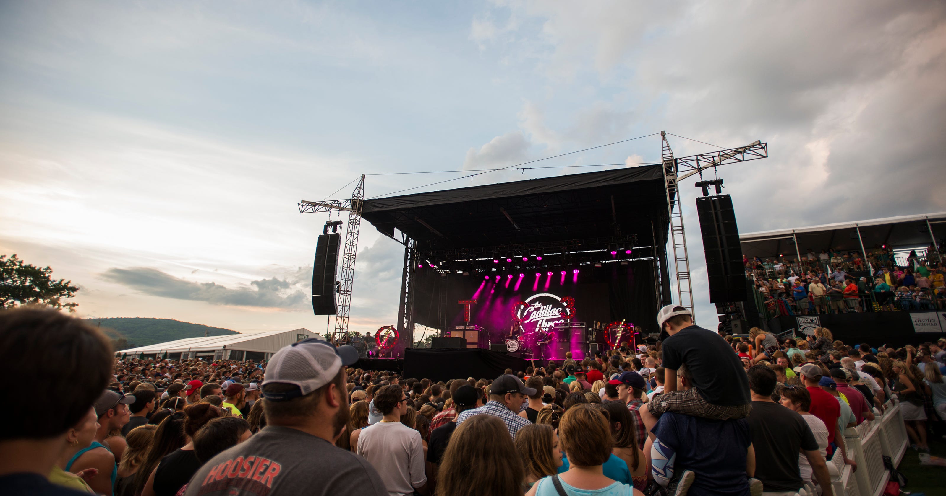 Concert in 360: Watch the crowd rush the stage