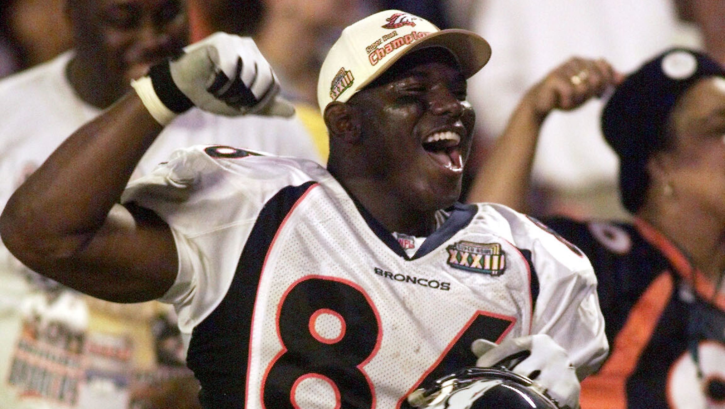 Ricky Williams helps China put the pads on