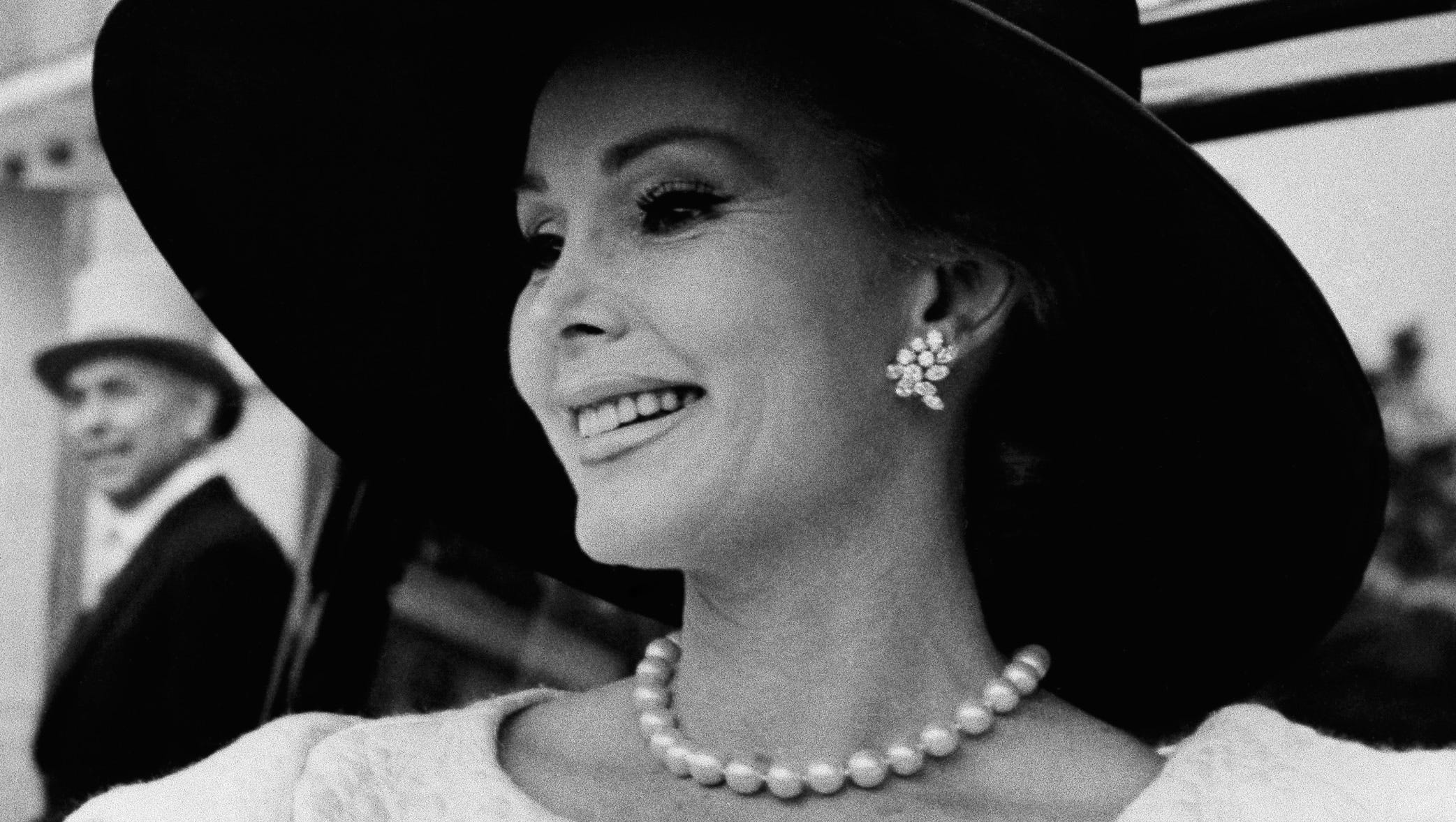 Zsa Zsa Gabor dead at 99