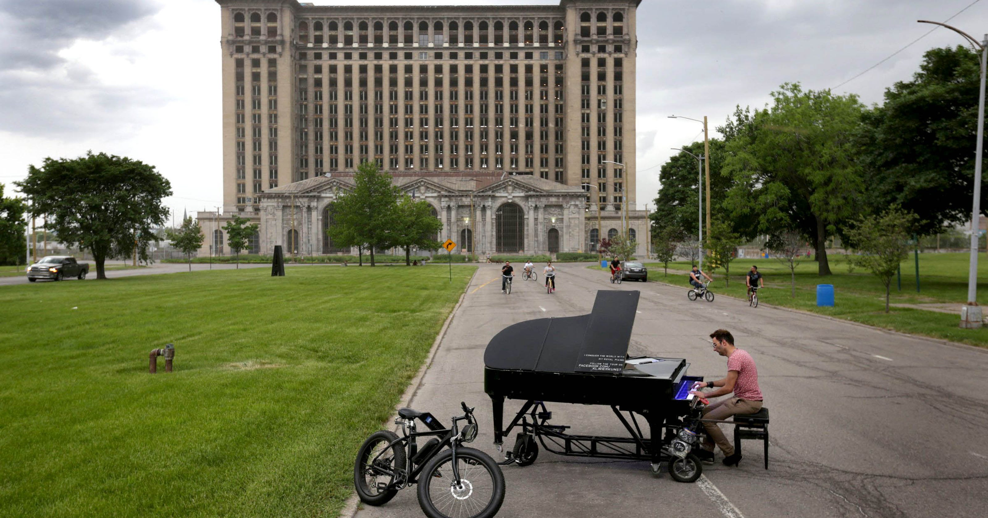 Could Detroit's abandoned train station be Ford's millennials magnet?