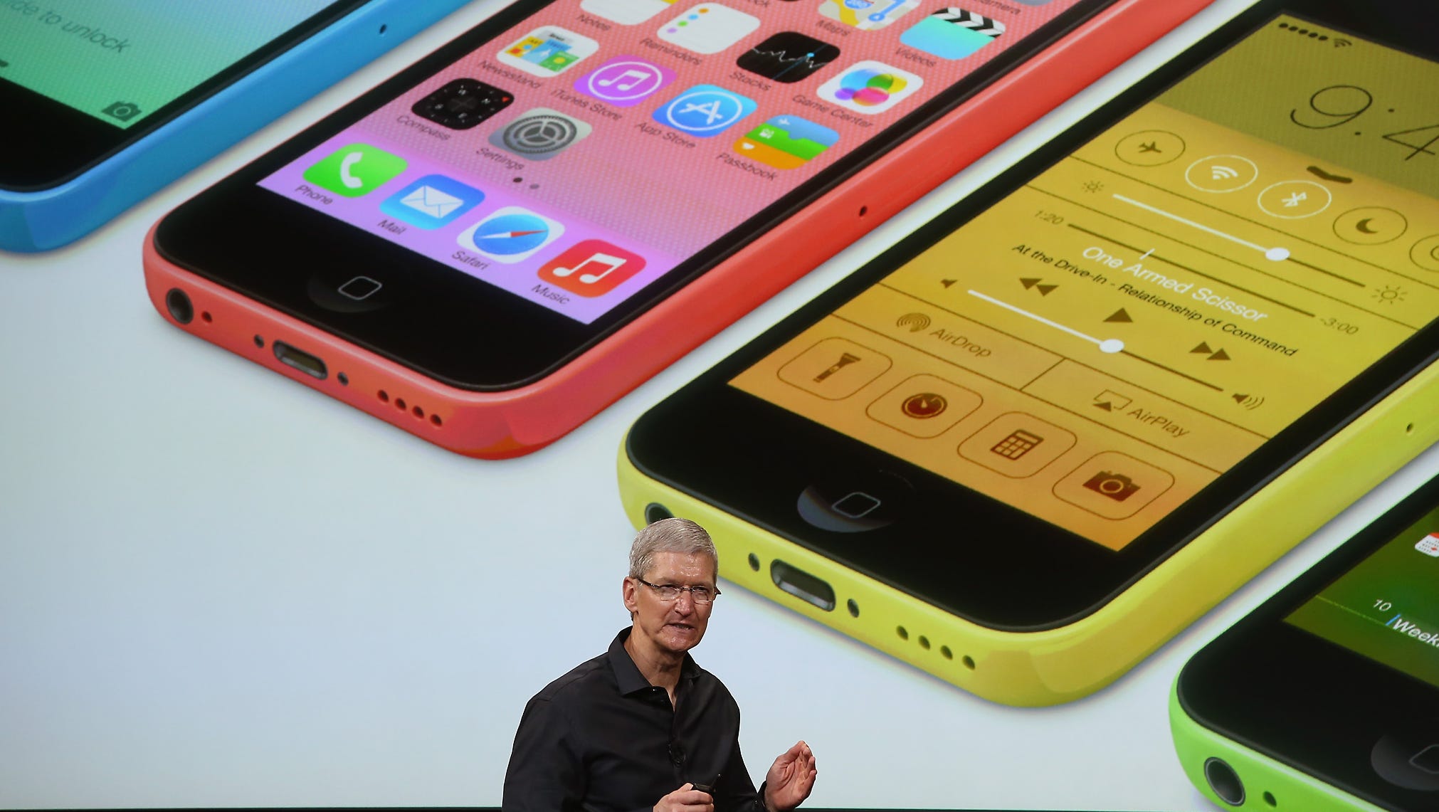 Apple's colorful iPhones draw tech celebrities