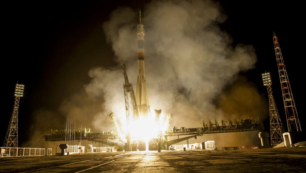 NASA to keep paying Russia to send astronauts to space station