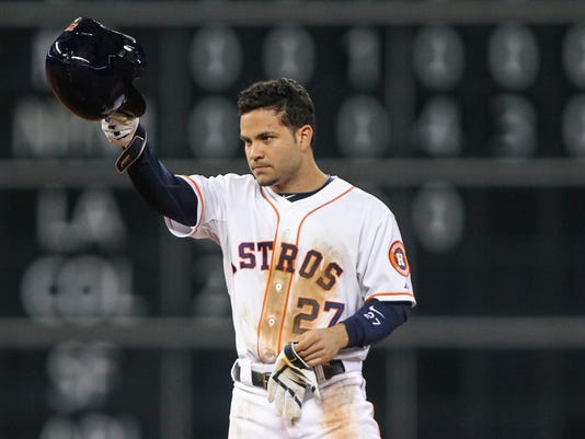 Jose Altuve breaks Biggio's record in Astros' loss