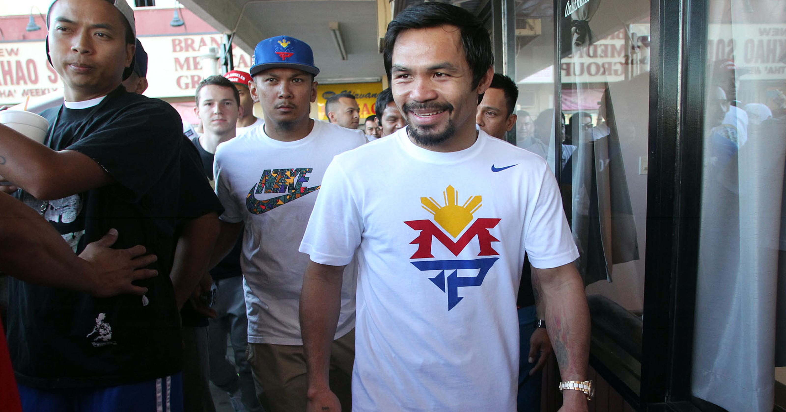 Pacquiao's recurring calf cramps causing concern