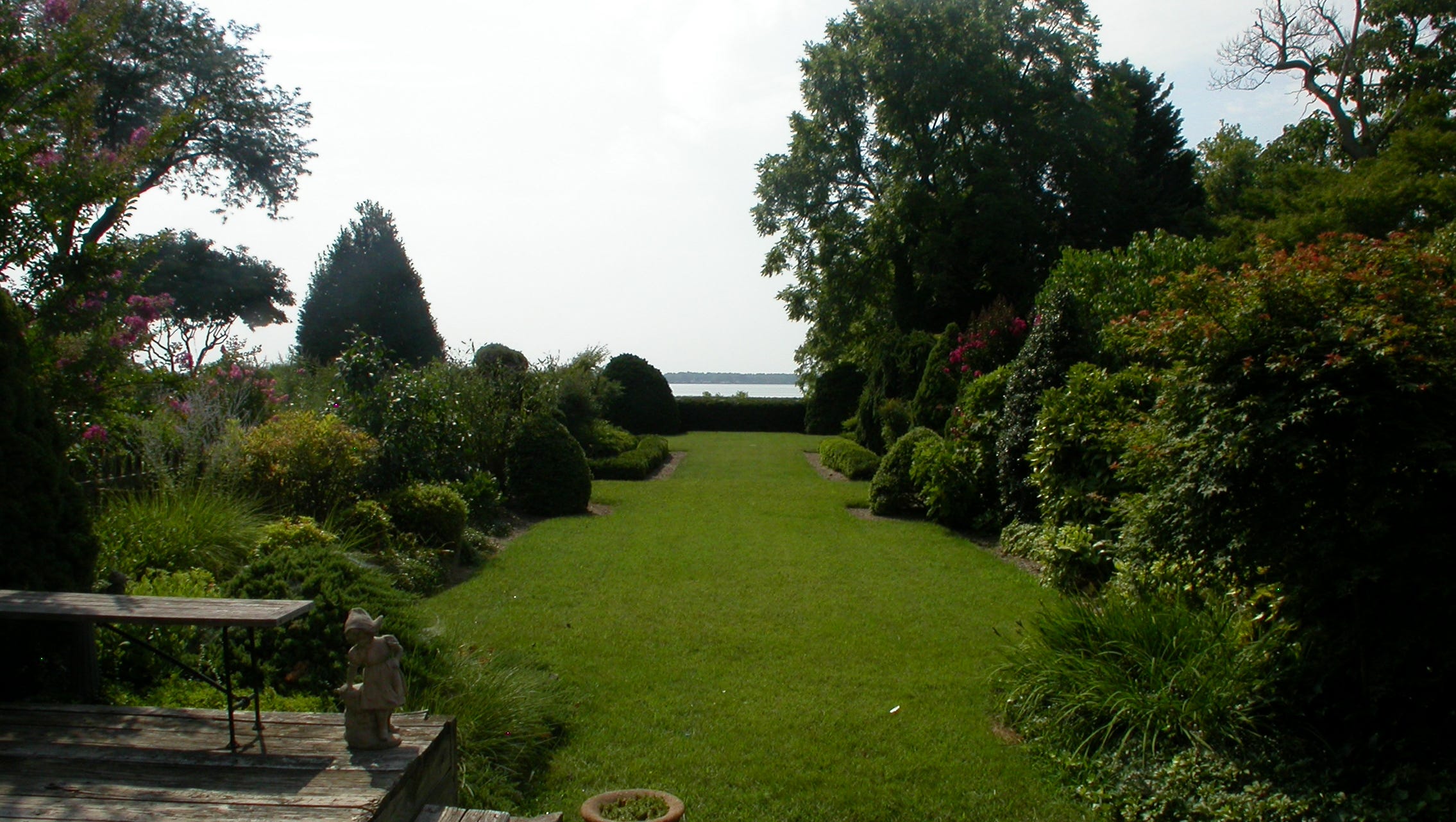 The Strand: Old New Castle history on the water