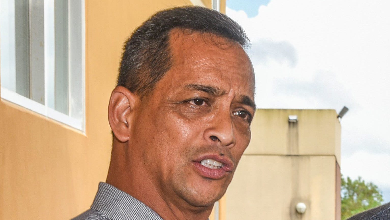 Aguon: Directors, governor's assistants should resign before running