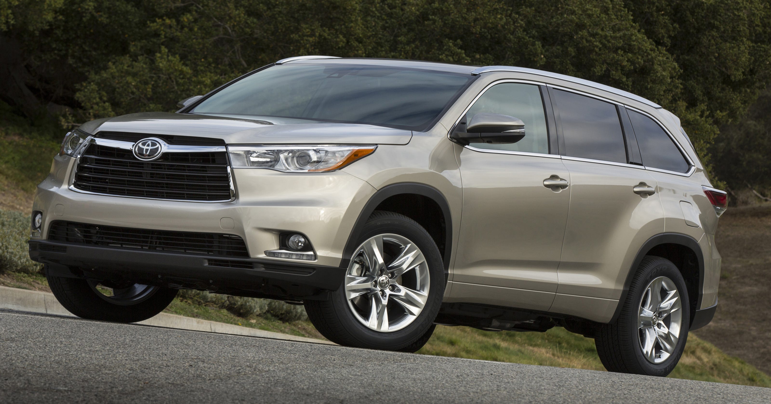 'Consumer Reports' hails Toyota Highlander as top SUV