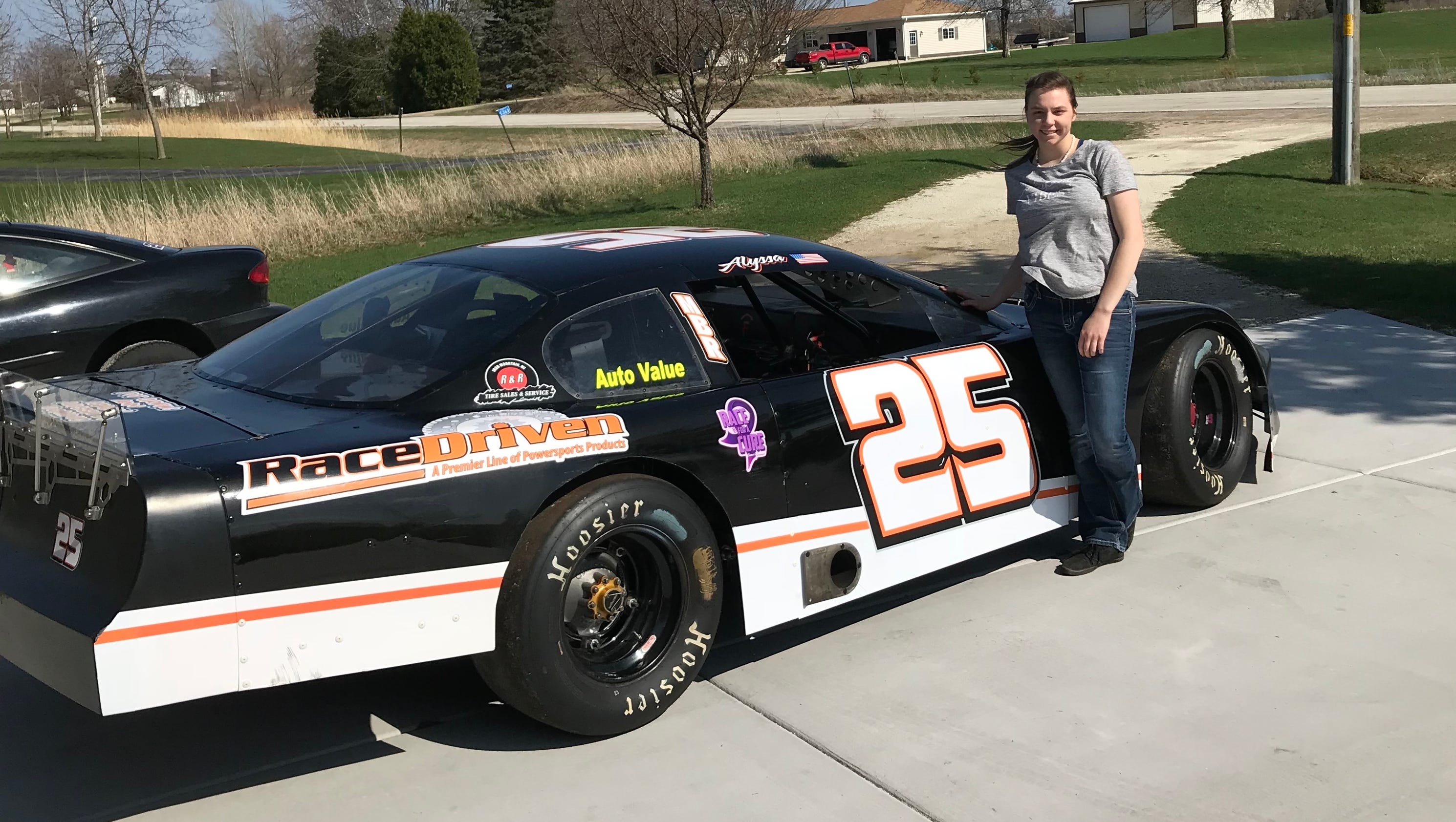 Racing in U.P. feels like home for Green Bay's Alyssa Larson