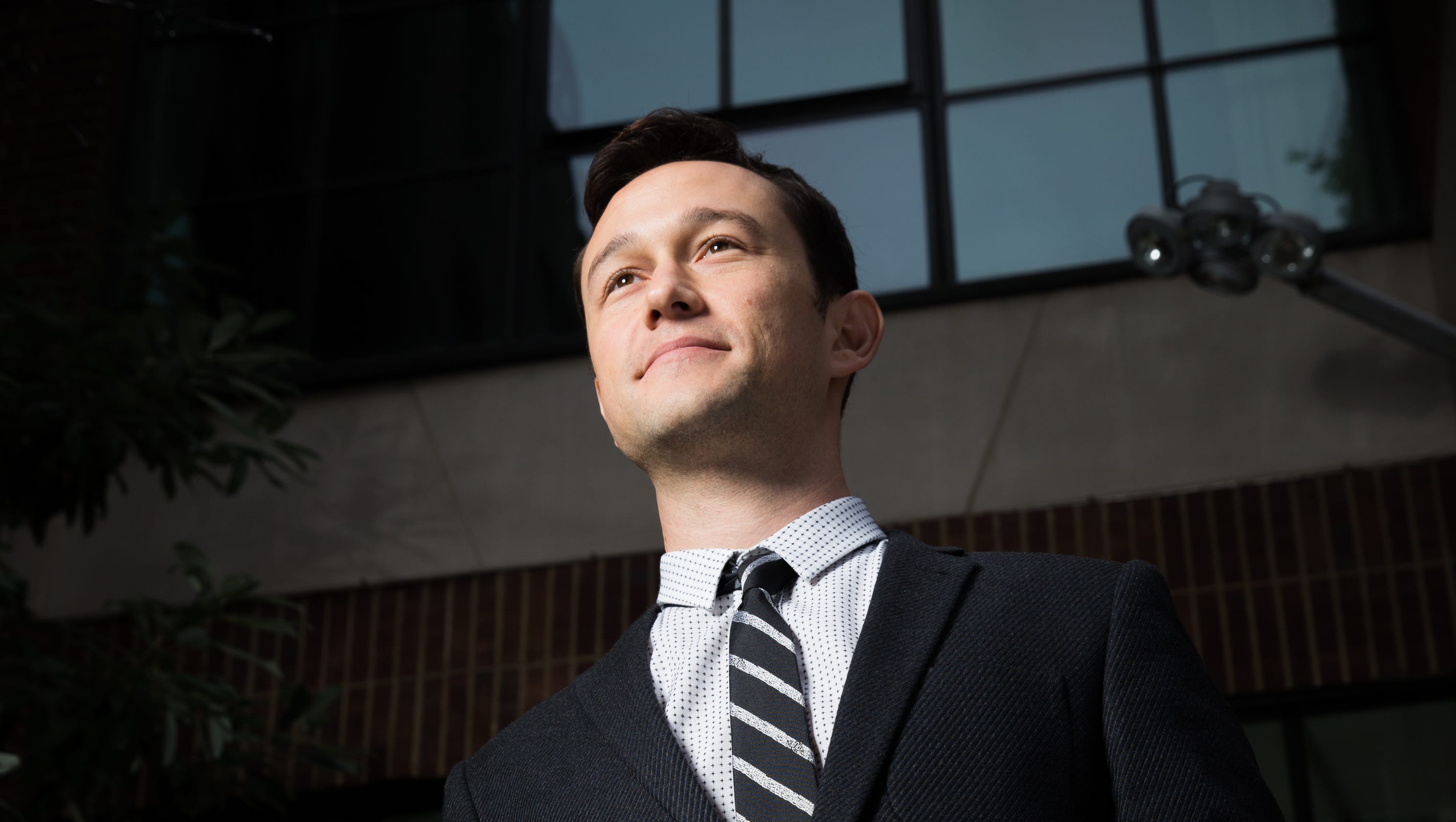 Joseph Gordon-Levitt takes 'The Walk' on wire