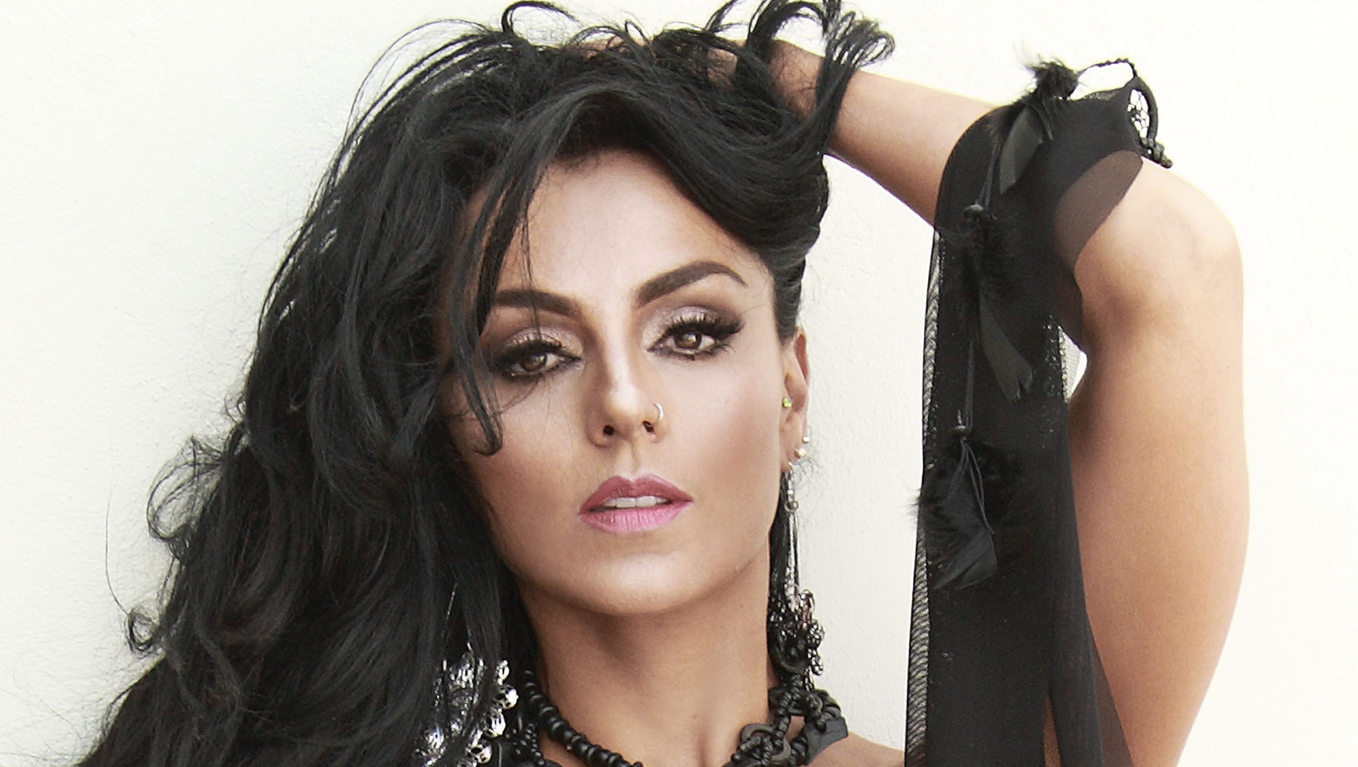 Ivonne Montero engalana las páginas de Playboy de abril