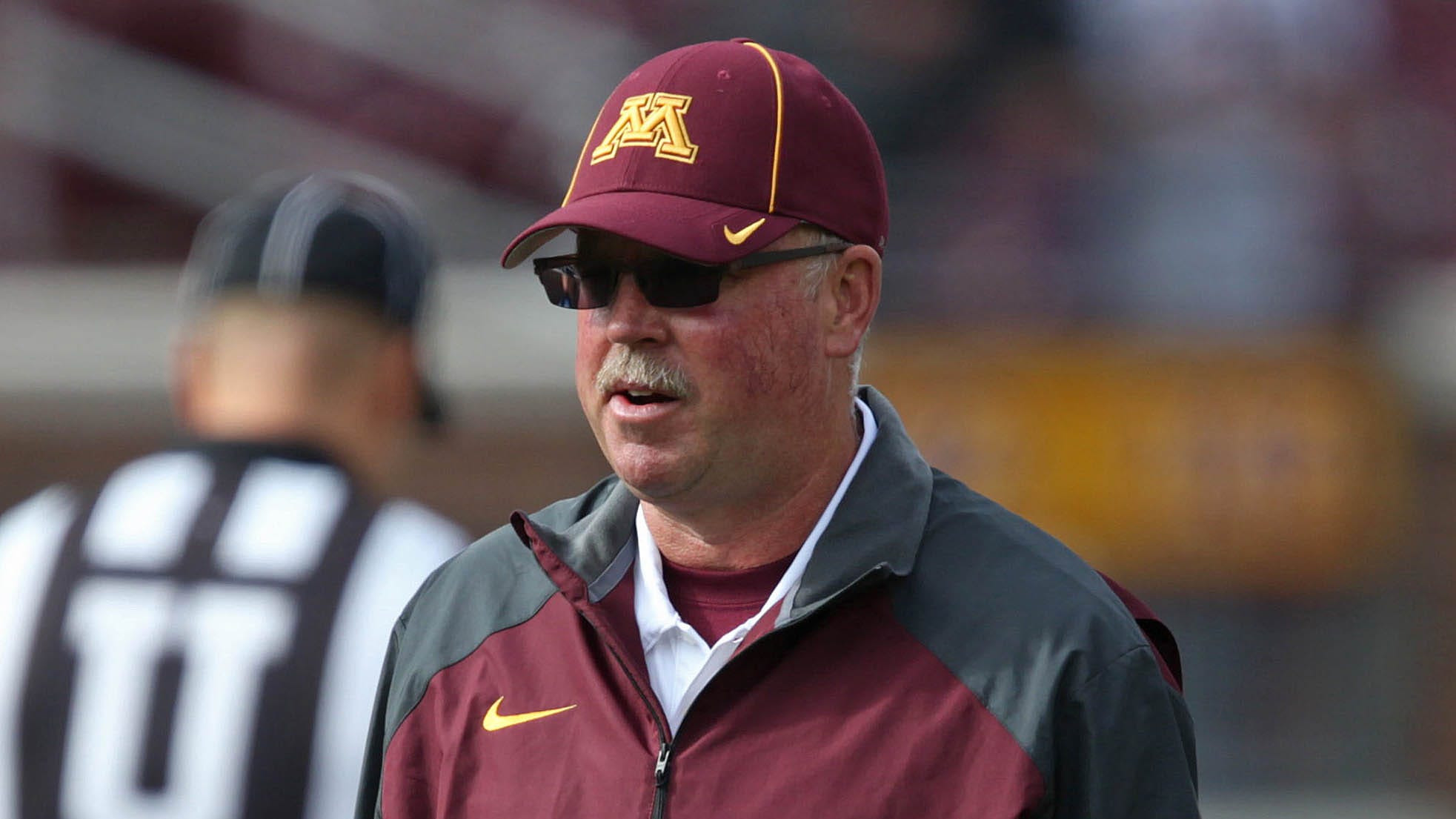 Minnesota coach Jerry Kill takes leave for epilepsy