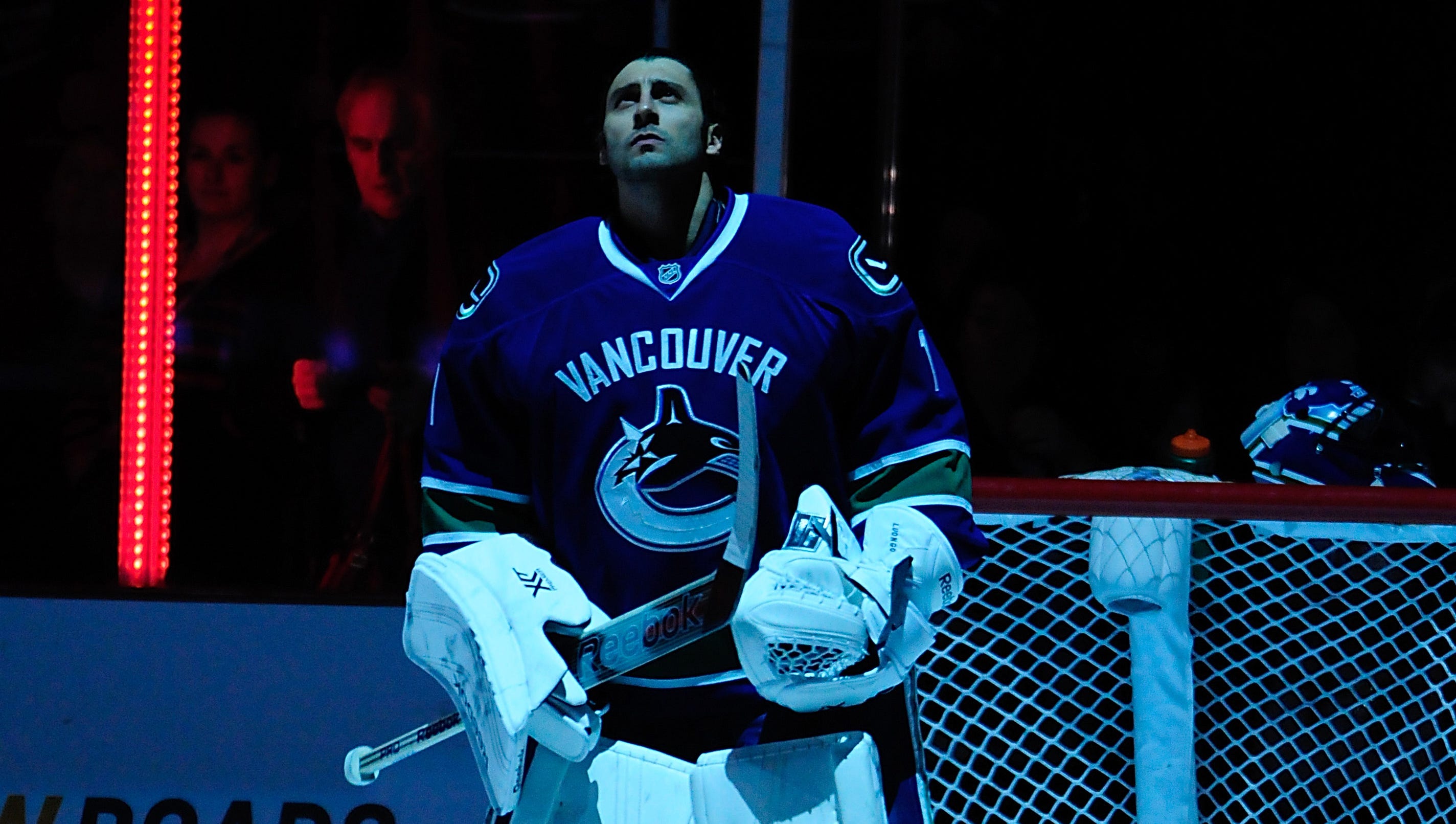 Canucks deal Roberto Luongo to Panthers