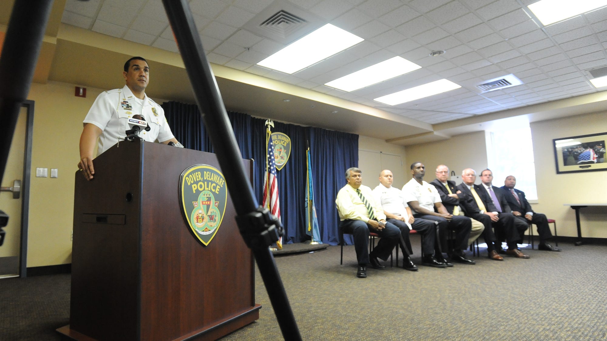 Watch video: Dover police officer kicks suspect