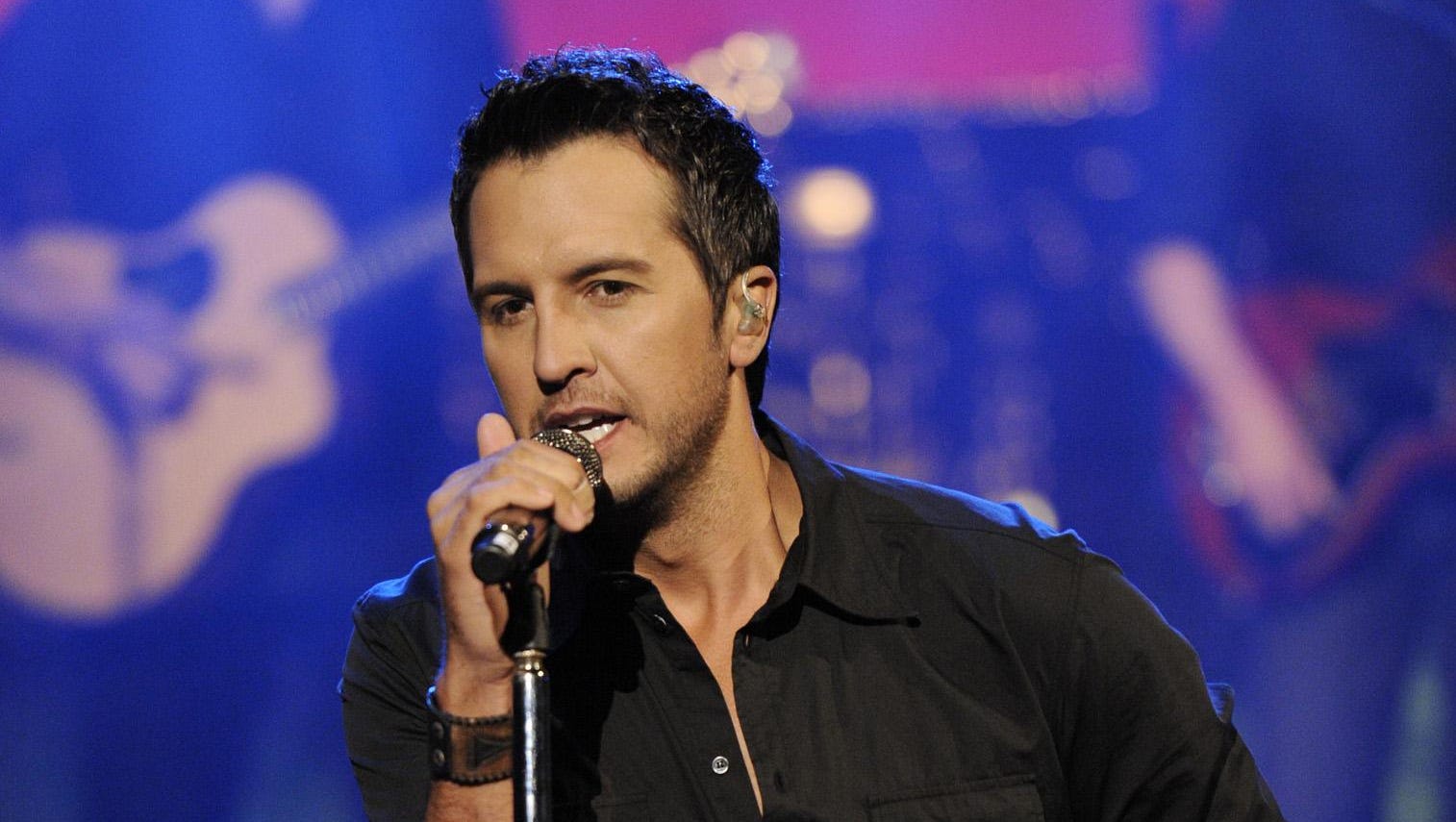 Luke Bryan Sizes Up Paul Brown And What Fans Want luke-bryan-sizes-up-paul-brown-and-what-fans-want