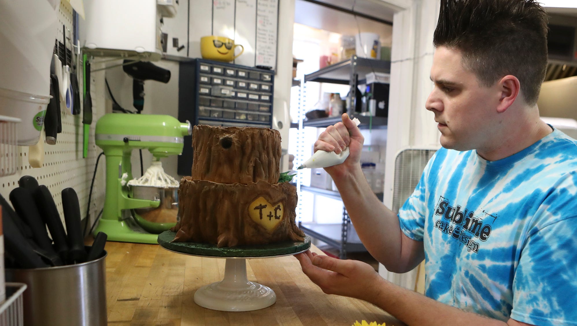 Local pair return to 'Cake Wars'