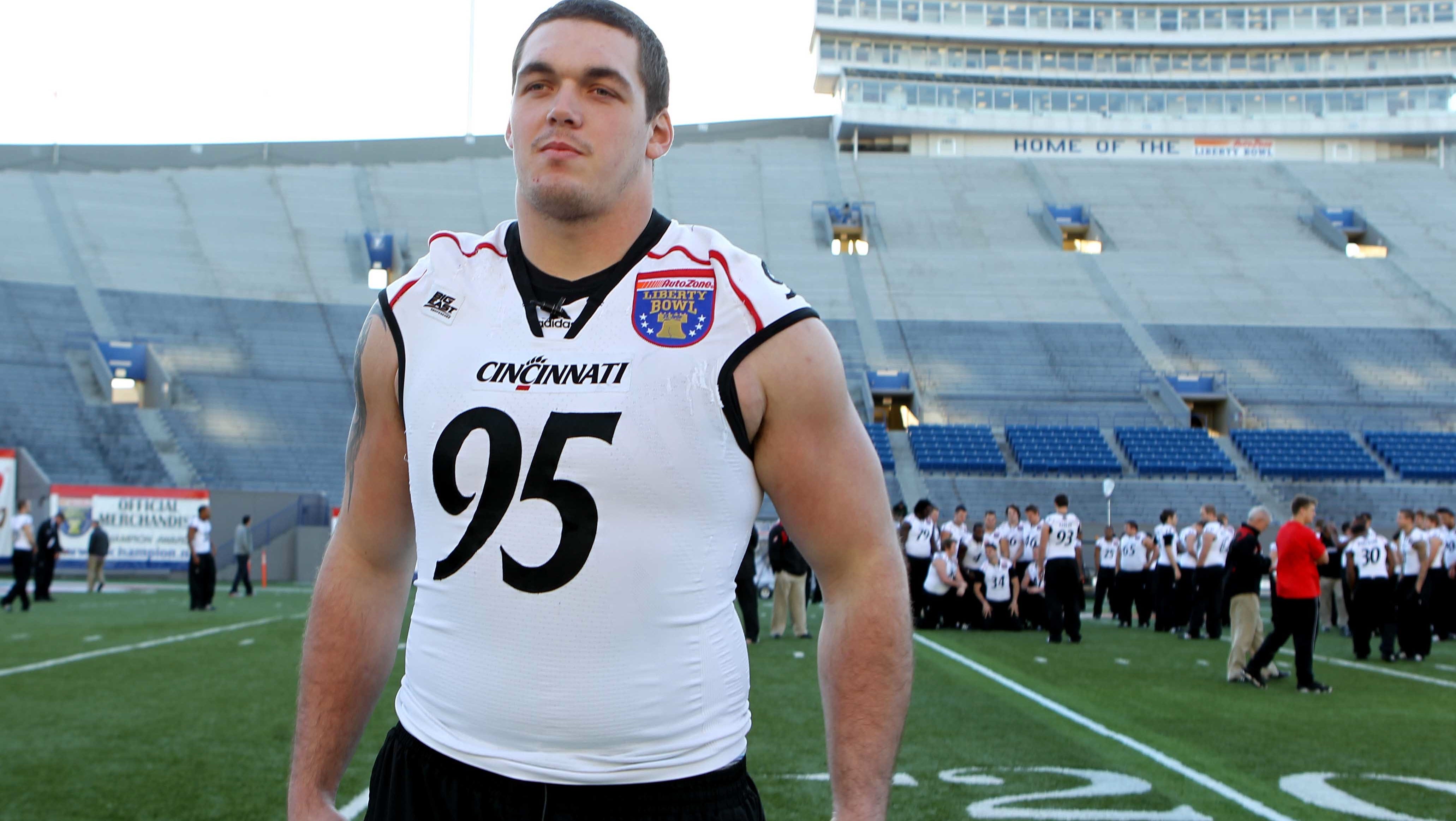 Former UC, NFL player Derek Wolfe says he killed huge mountain lion